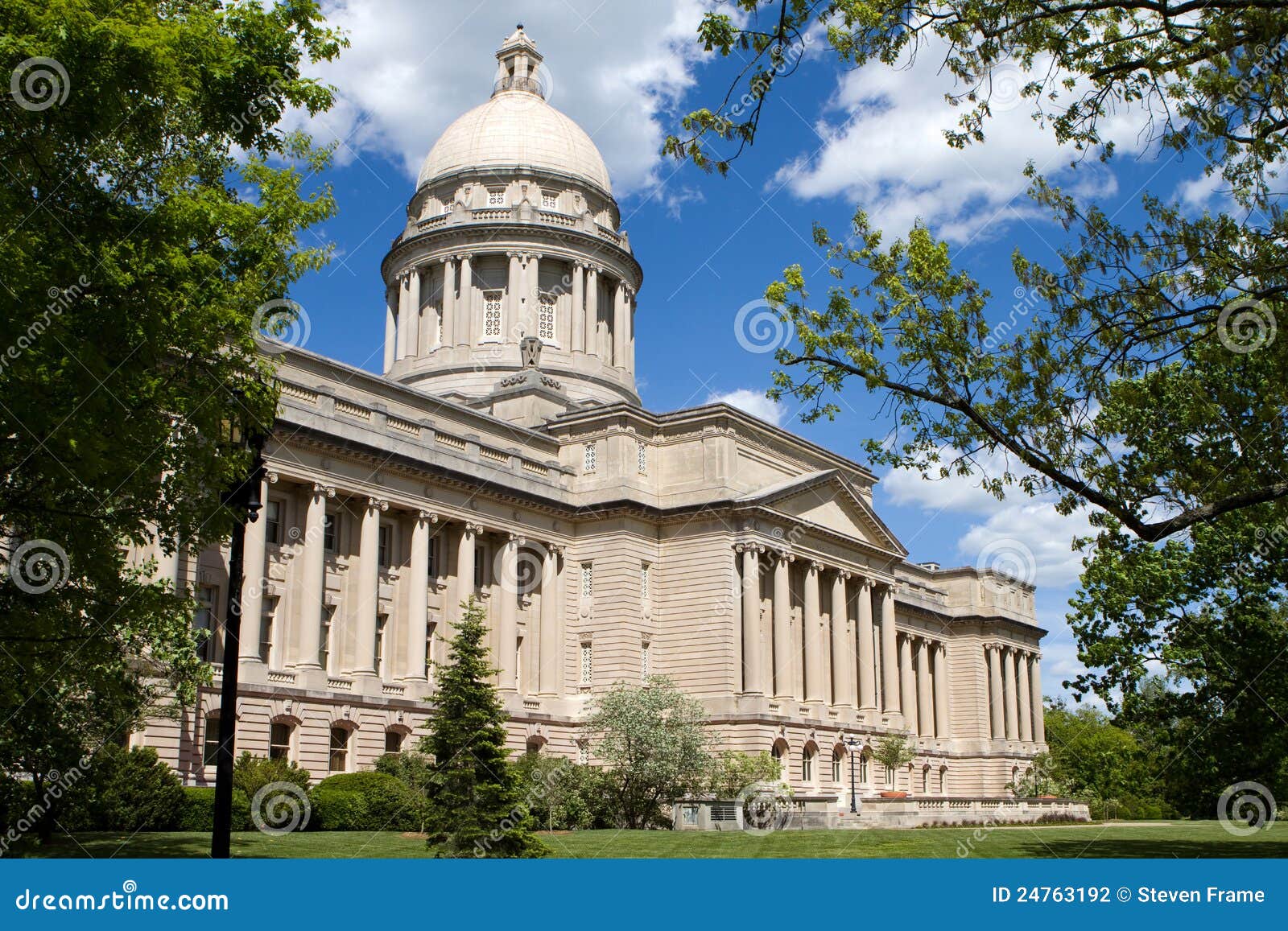 Kentucky Statehouse stock photo. Image of senate, monument - 24763192
