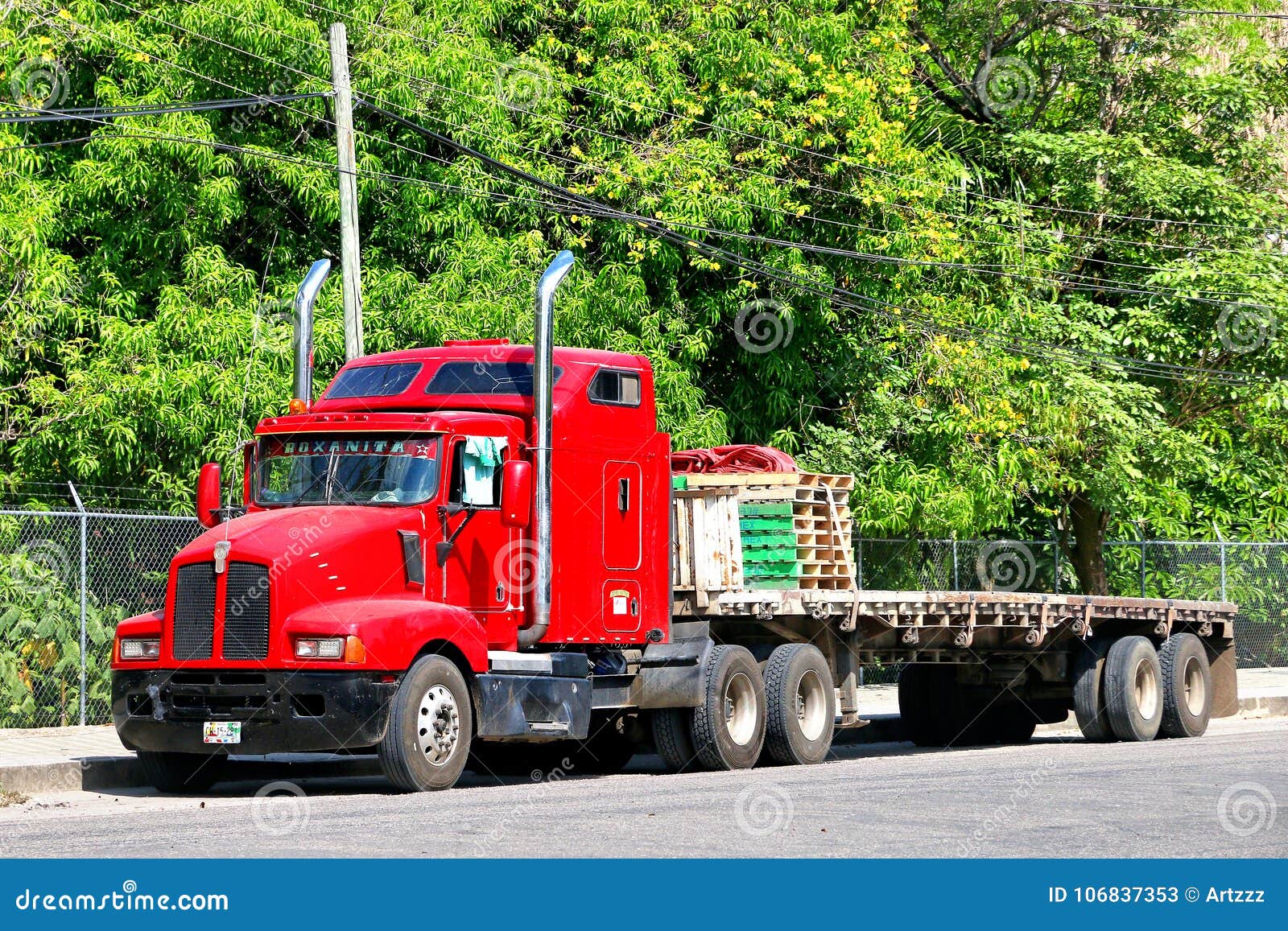 Kenworth T600 foto de archivo editorial. Imagen de verde - 106837353