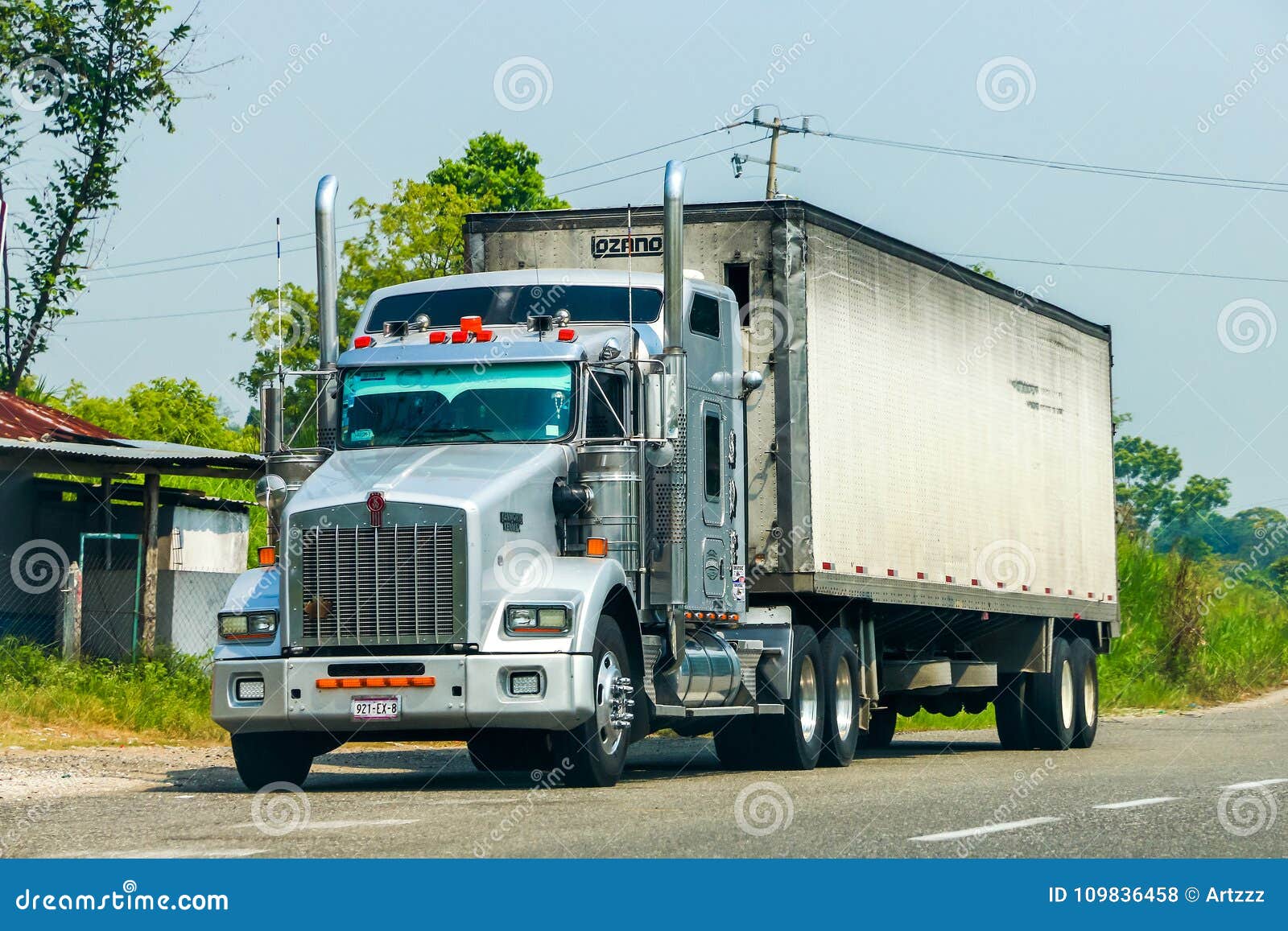 Kenworth T800 foto de archivo editorial. Imagen de capo - 109836458
