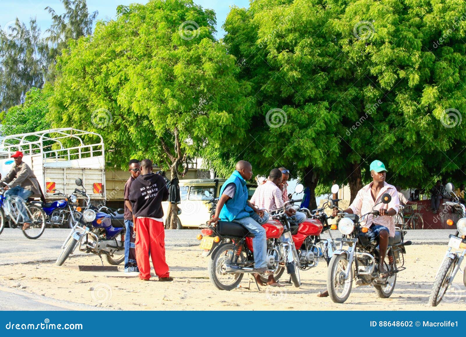 Kenyan life editorial photography. Image of life, animal - 88648602