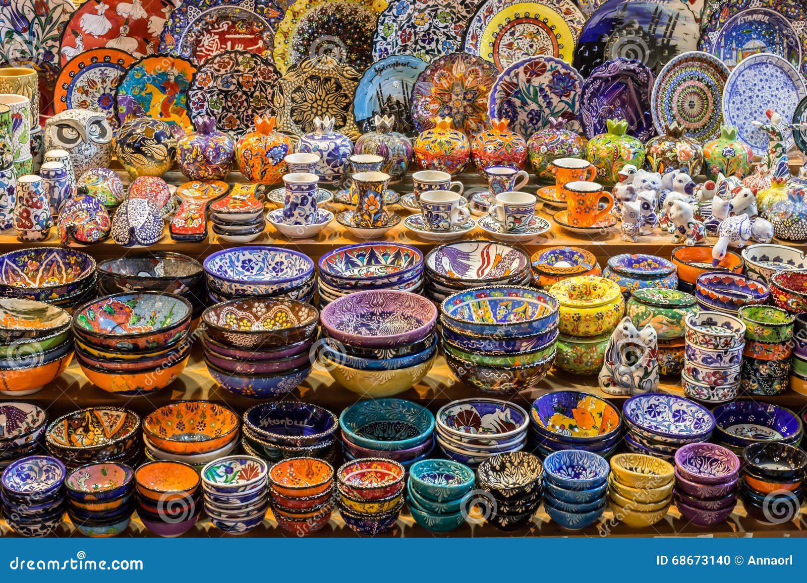 Keramiek op Turkse markt stock foto. Image of groen, istanboel - 68673140