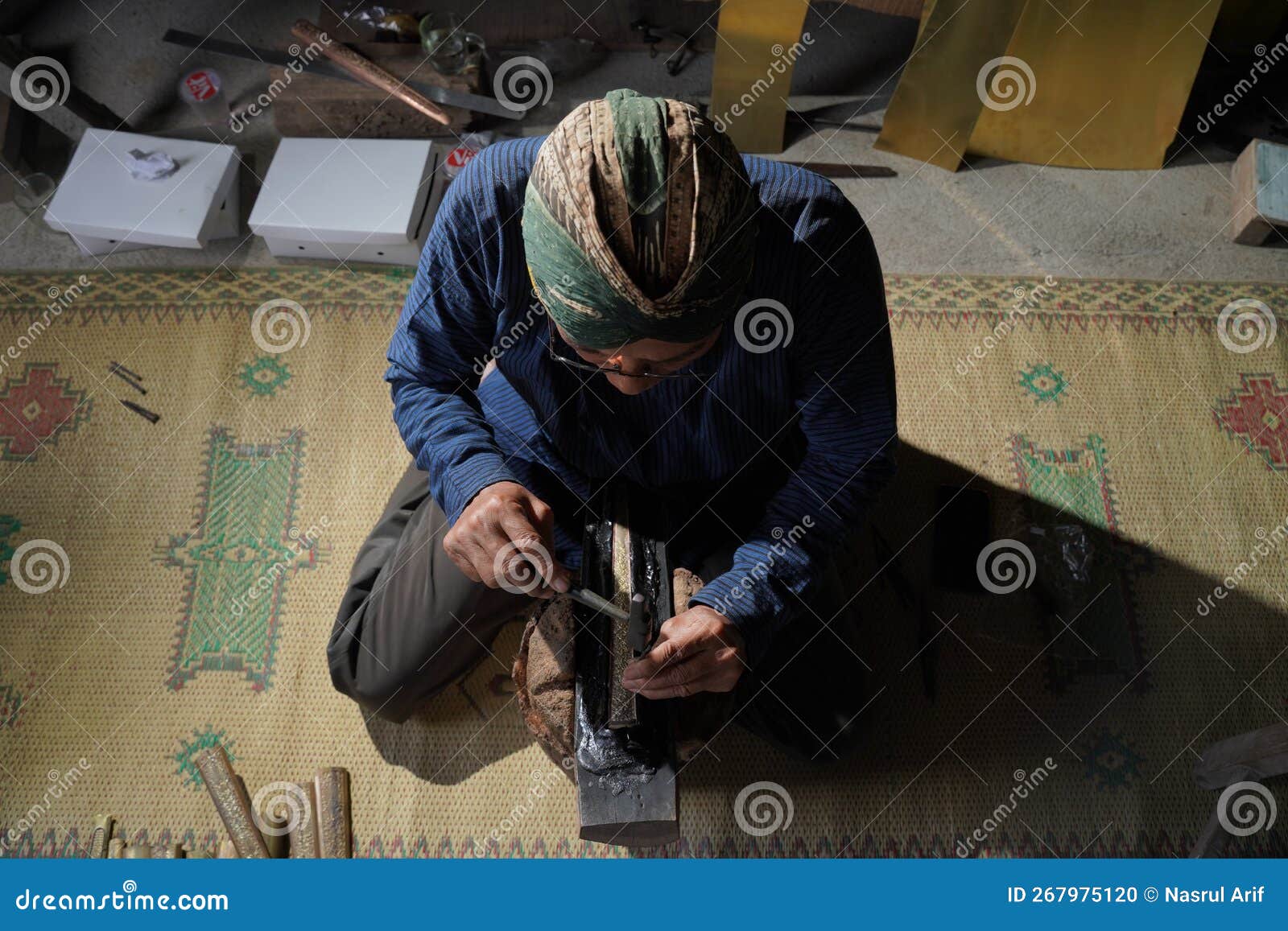 Keris Making Royalty-Free Stock Photography | CartoonDealer.com #27286913