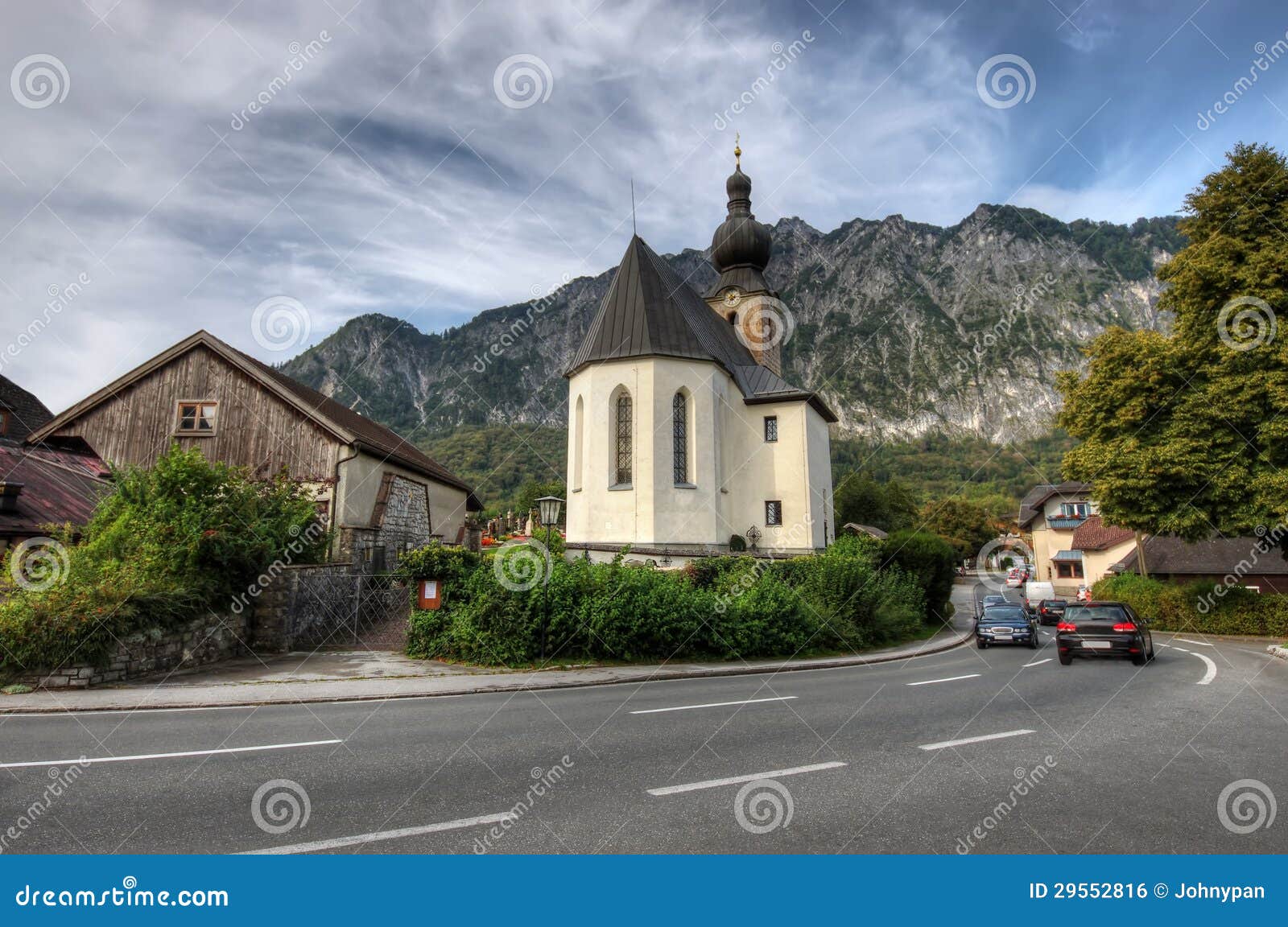 Kerk in Alpen stock foto. Image of kerk, oostenrijk, godsdienst - 29552816