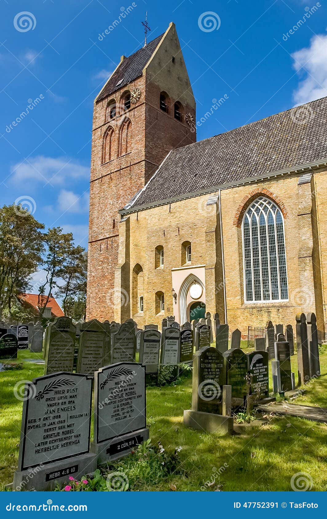 Kerk En Begraafplaats Op Hollum-eiland, Holland Redactionele Foto ...