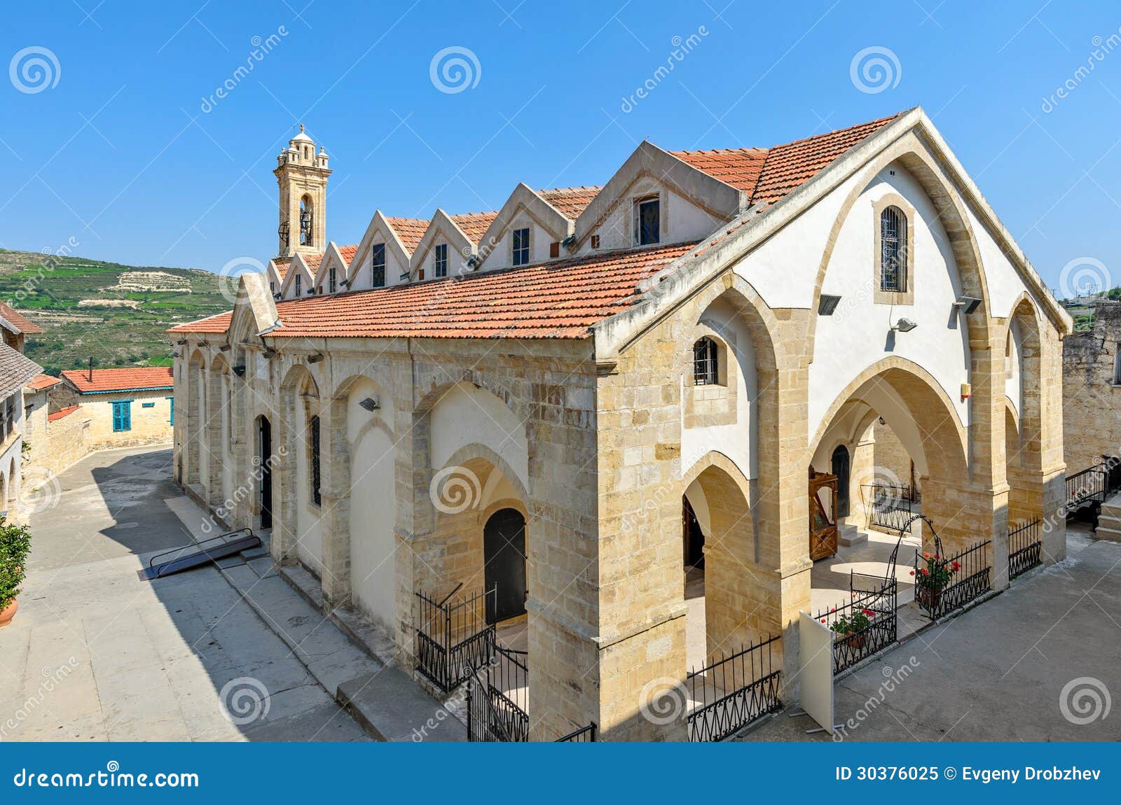 Kerk in Het Orthodoxe Klooster Van Cyprus Stock Afbeelding - Image of ...
