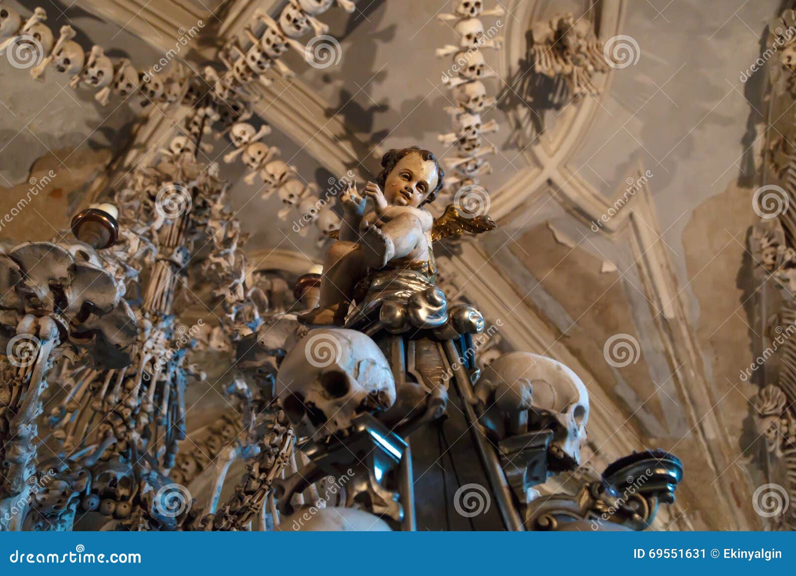 Kerk van Beenderen redactionele foto. Image of museum - 69551631