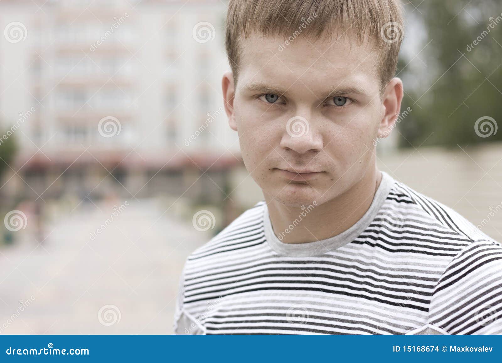 Kerl stockfoto. Bild von erwachsener, schultern, mittler - 15168674