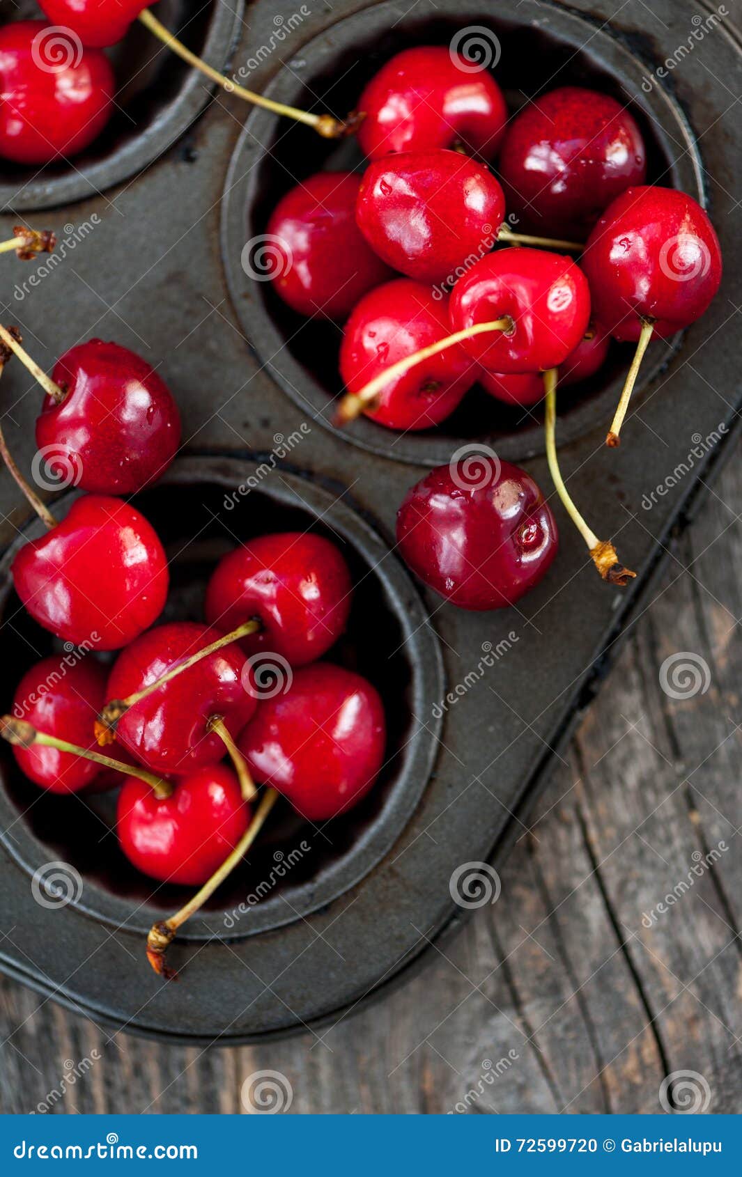 Kersen stock foto. Image of handvat, macro, vrucht, rijp - 72599720