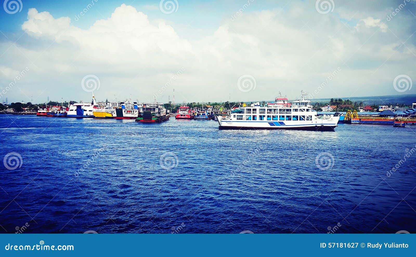 Ketapang Port Banyuwangi editorial photography. Image of port - 57181627