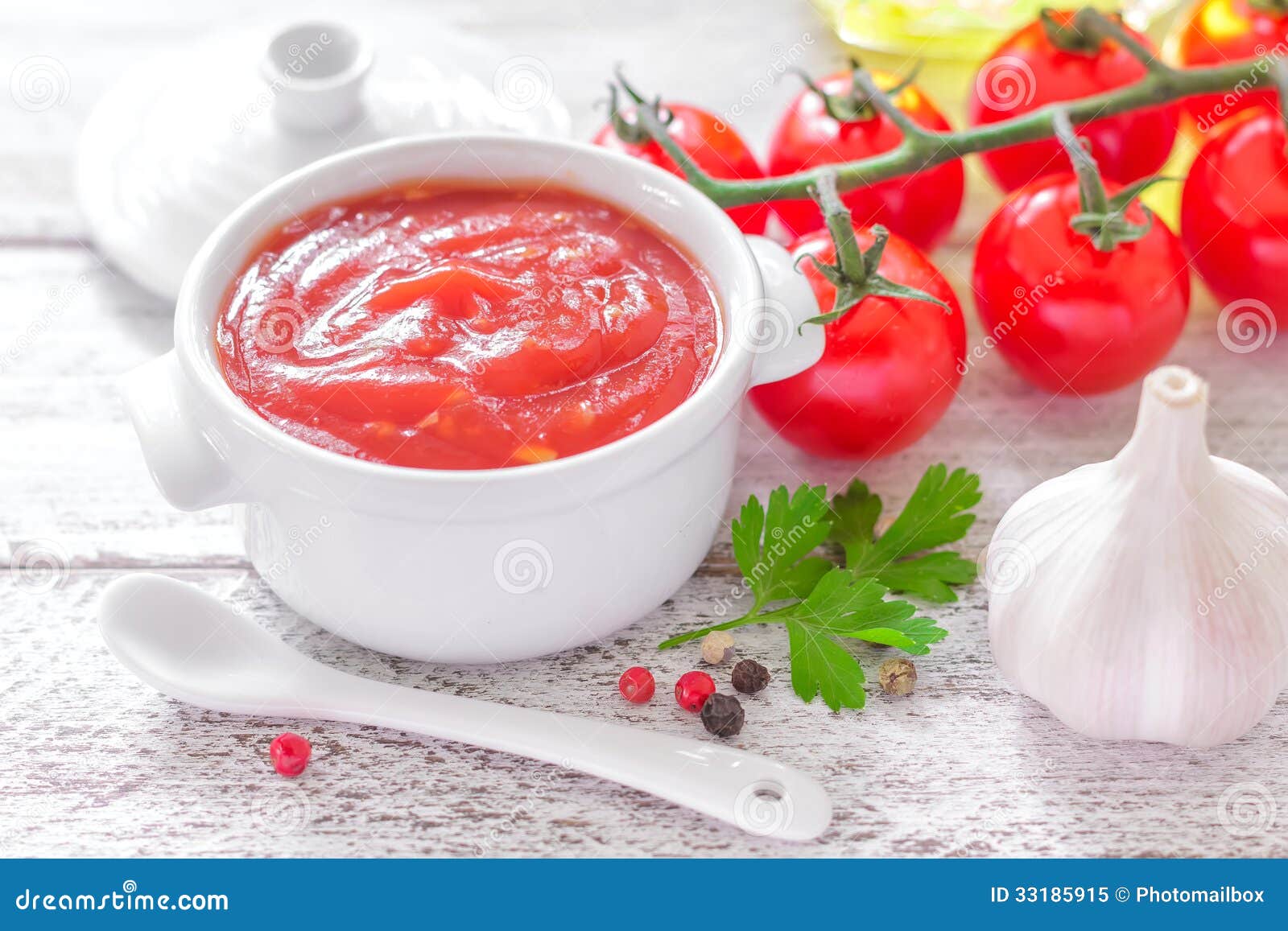 Ketchup immagine stock. Immagine di fresco, aglio, condimento - 33185915