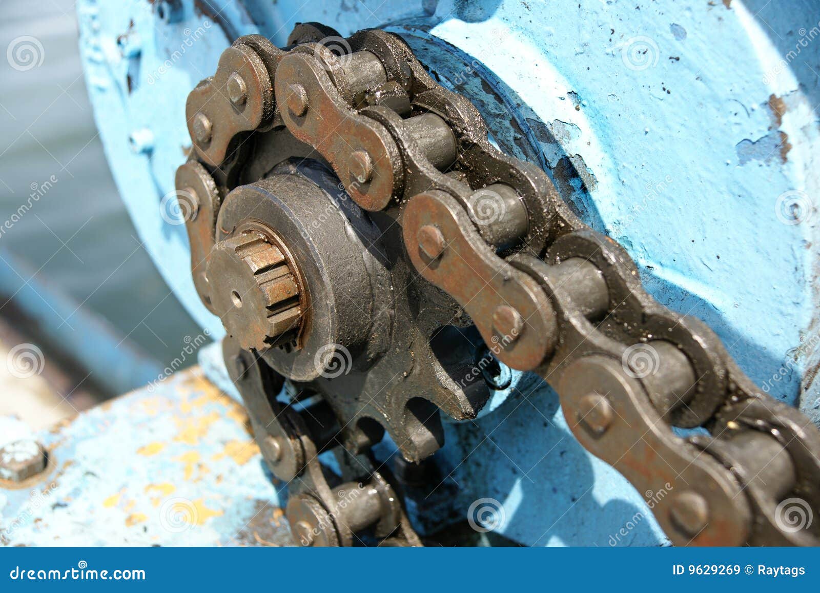 Kettenrad und Kette stockbild. Bild von gestänge, leistung - 9629269