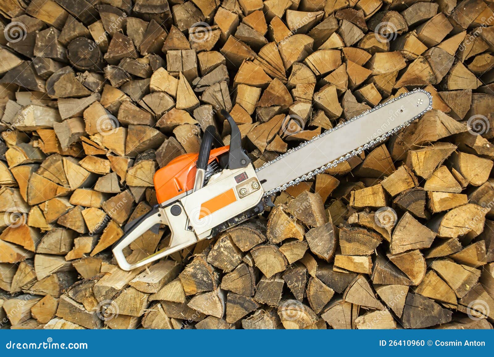 Kettingzaag en Hout stock foto. Image of houthakker, kettingzaag - 26410960