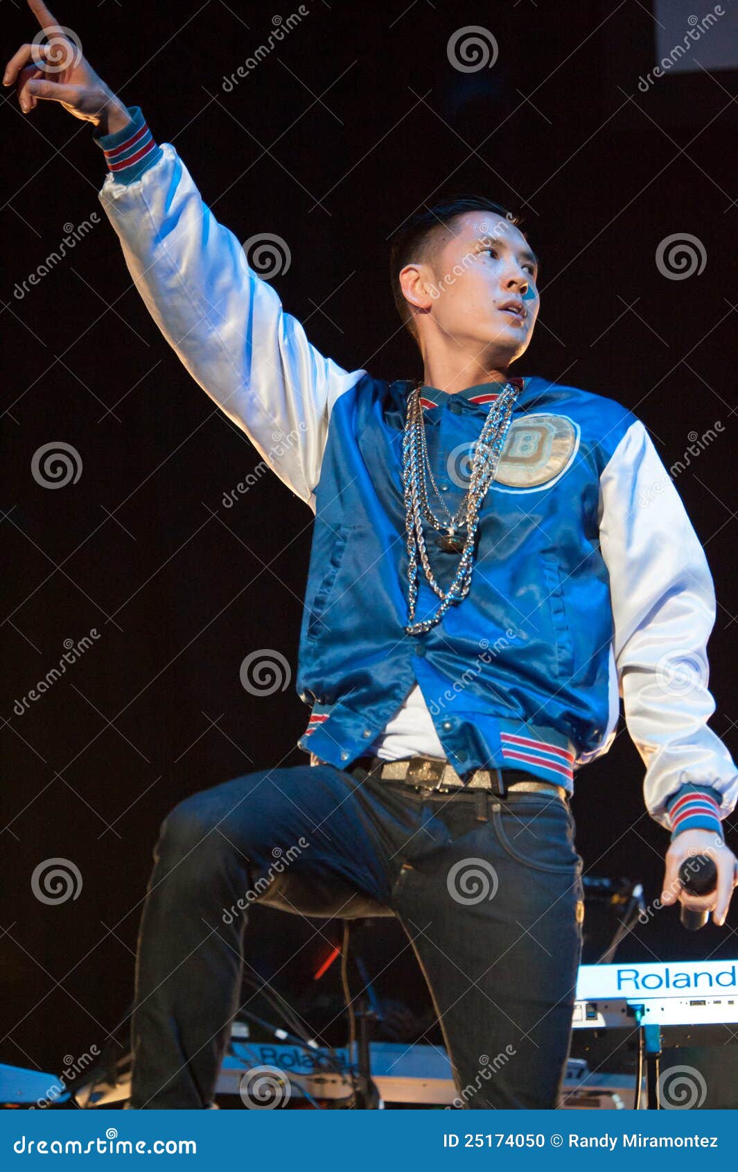 Kev Nish editorial image. Image of movement, concert - 25174050