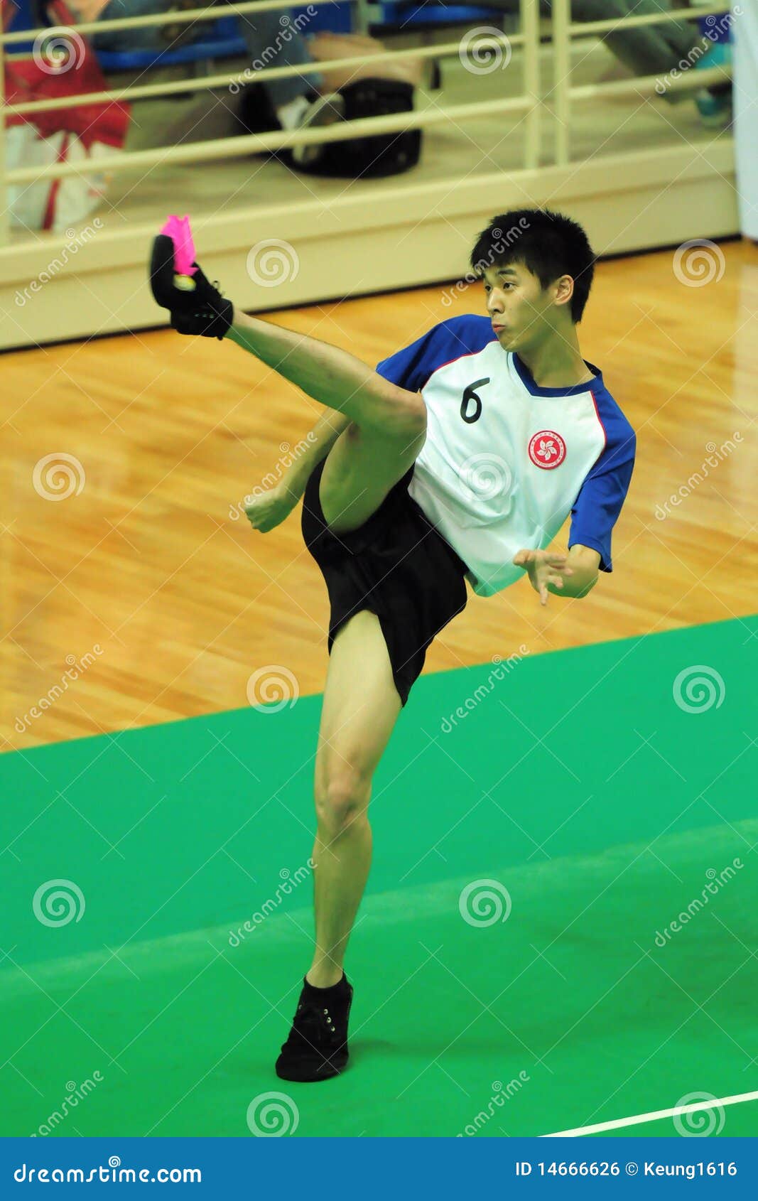 Kevin o en la acción foto editorial. Imagen de tradicional - 14666626