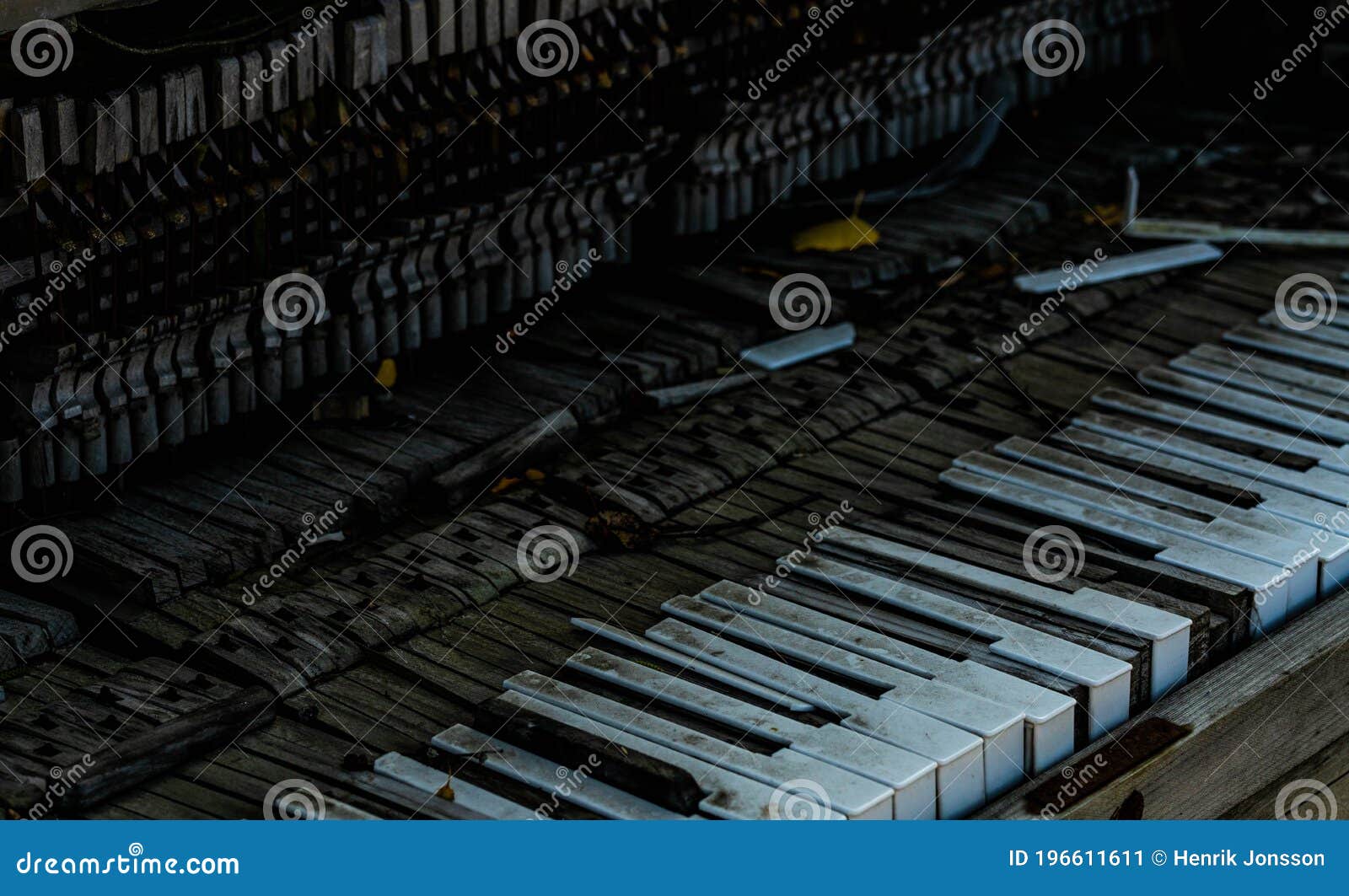 Destroyed Piano Sitting Outside Stock Image - Image of demolished ...