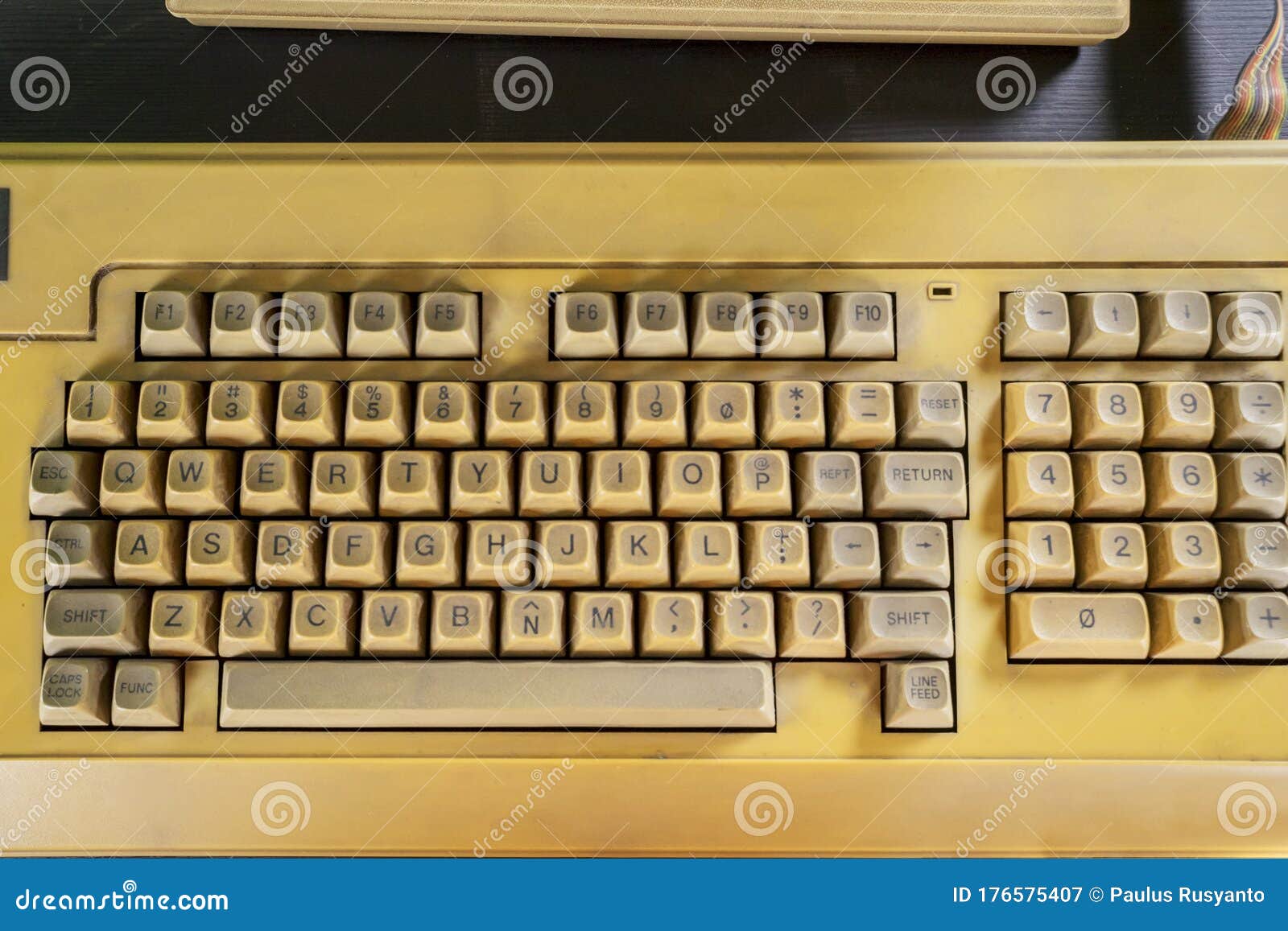 Vintage Keyboard on the Desk Stock Image - Image of digital, number ...