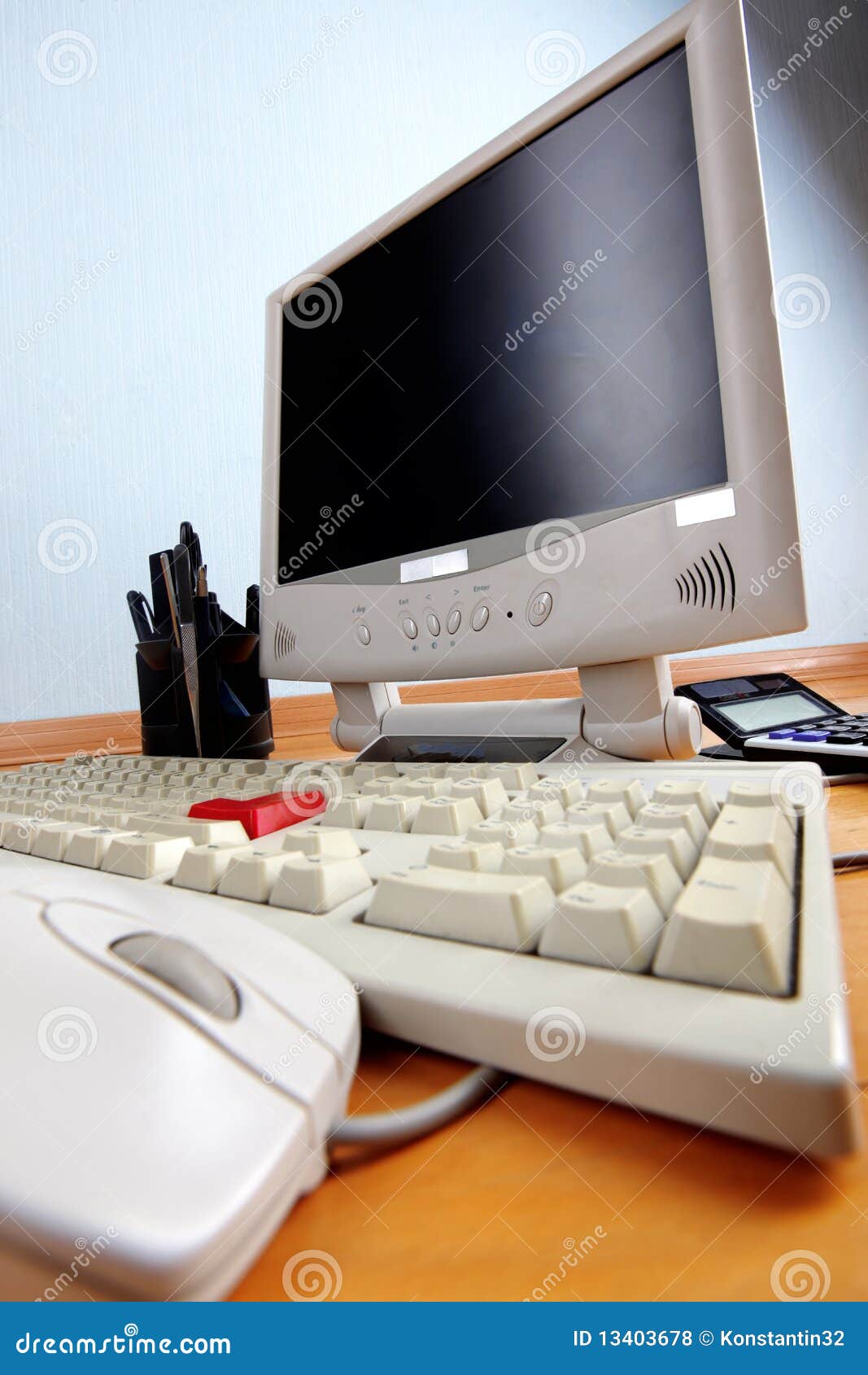 Keyboard and monitor stock photo. Image of digital, crystal - 13403678
