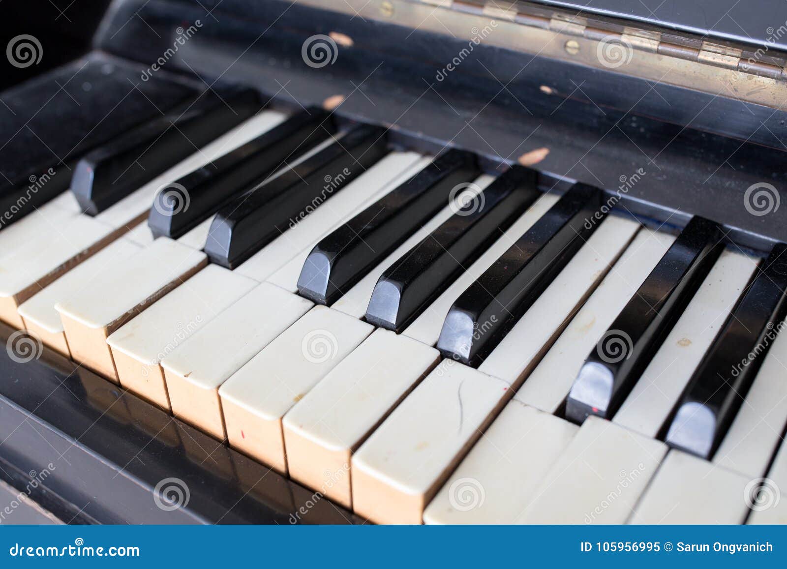 An Old Broken and Damaged Piano Stock Image - Image of retro, melody ...