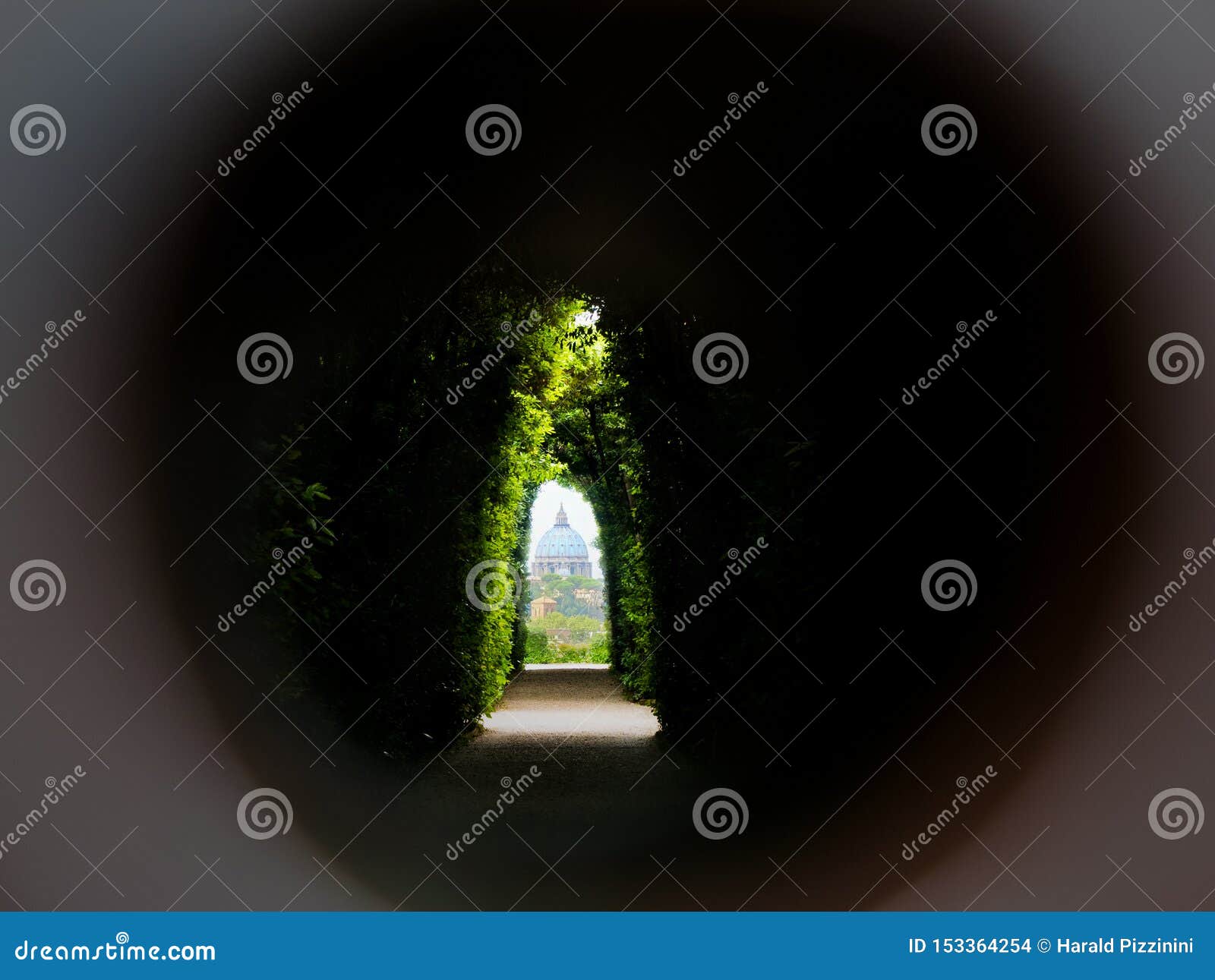 The Keyhole on the Aventine Rome Stock Photo - Image of malta, church ...