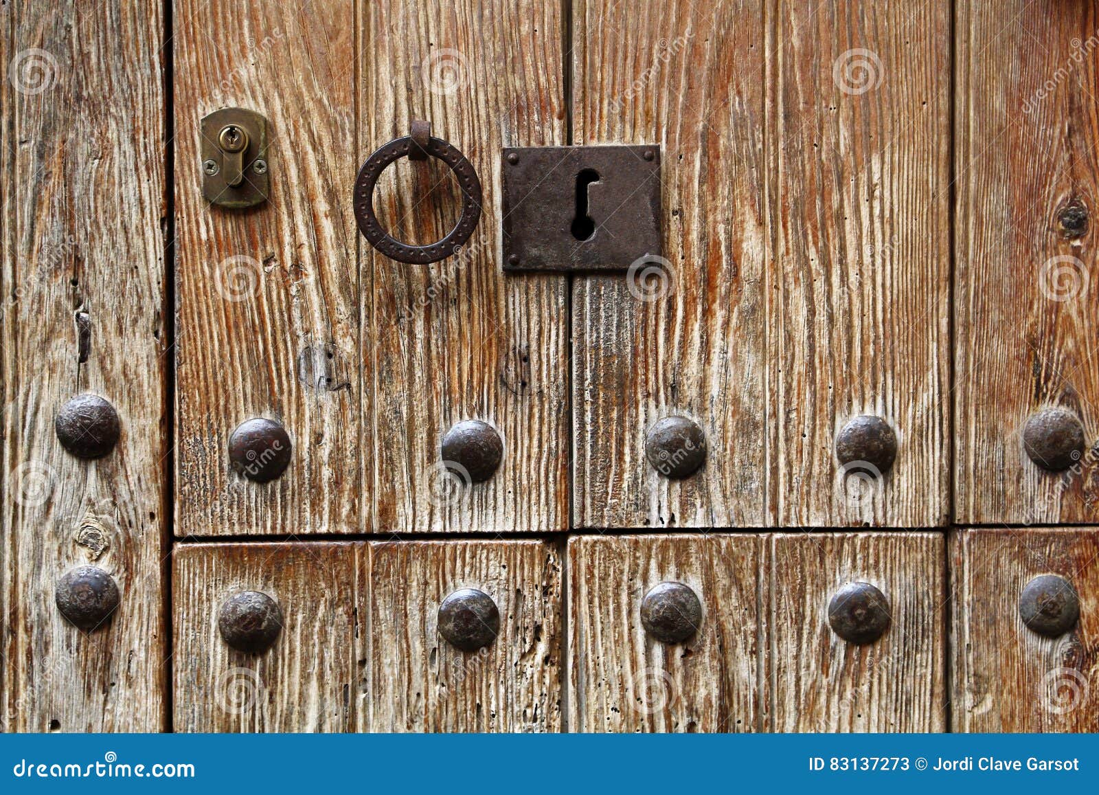 Keyhole in a wood door stock image. Image of keyhole - 83137273