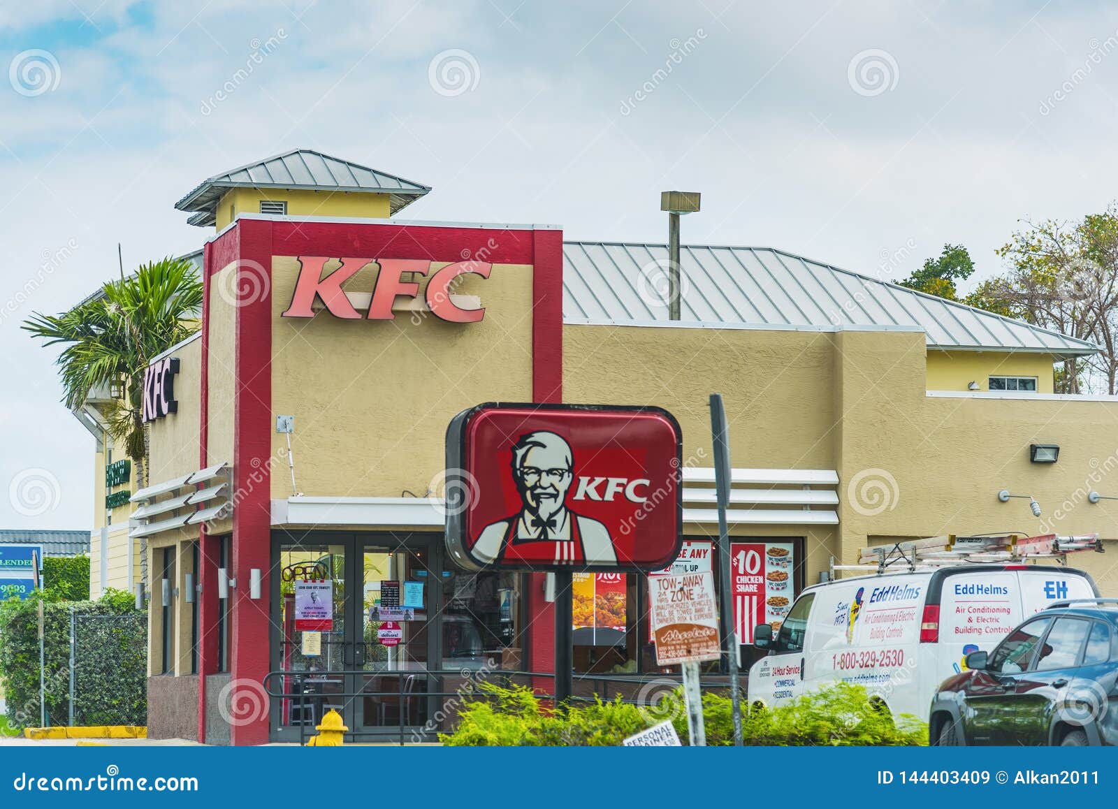 KFC restaurant in Miami editorial stock image. Image of cafe - 144403409