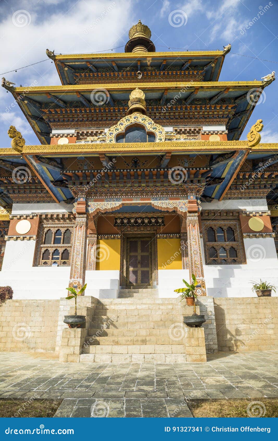 Khamsum Yulley Namgyal Chorten Stock Afbeelding - Image of mooi, reis ...