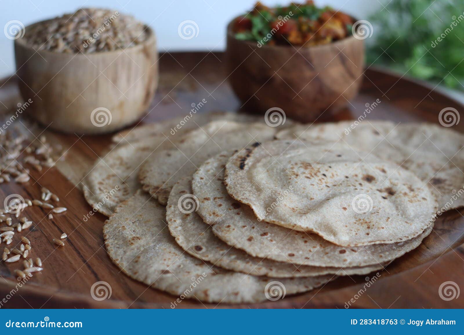 Khapli Wheat Roti Served with Baingan Bharta Stock Image - Image of ...