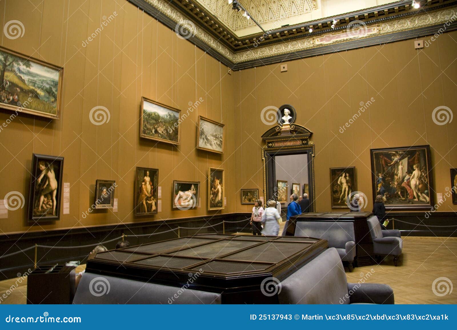 KHM reneissance gallery editorial stock photo. Image of botticelli ...
