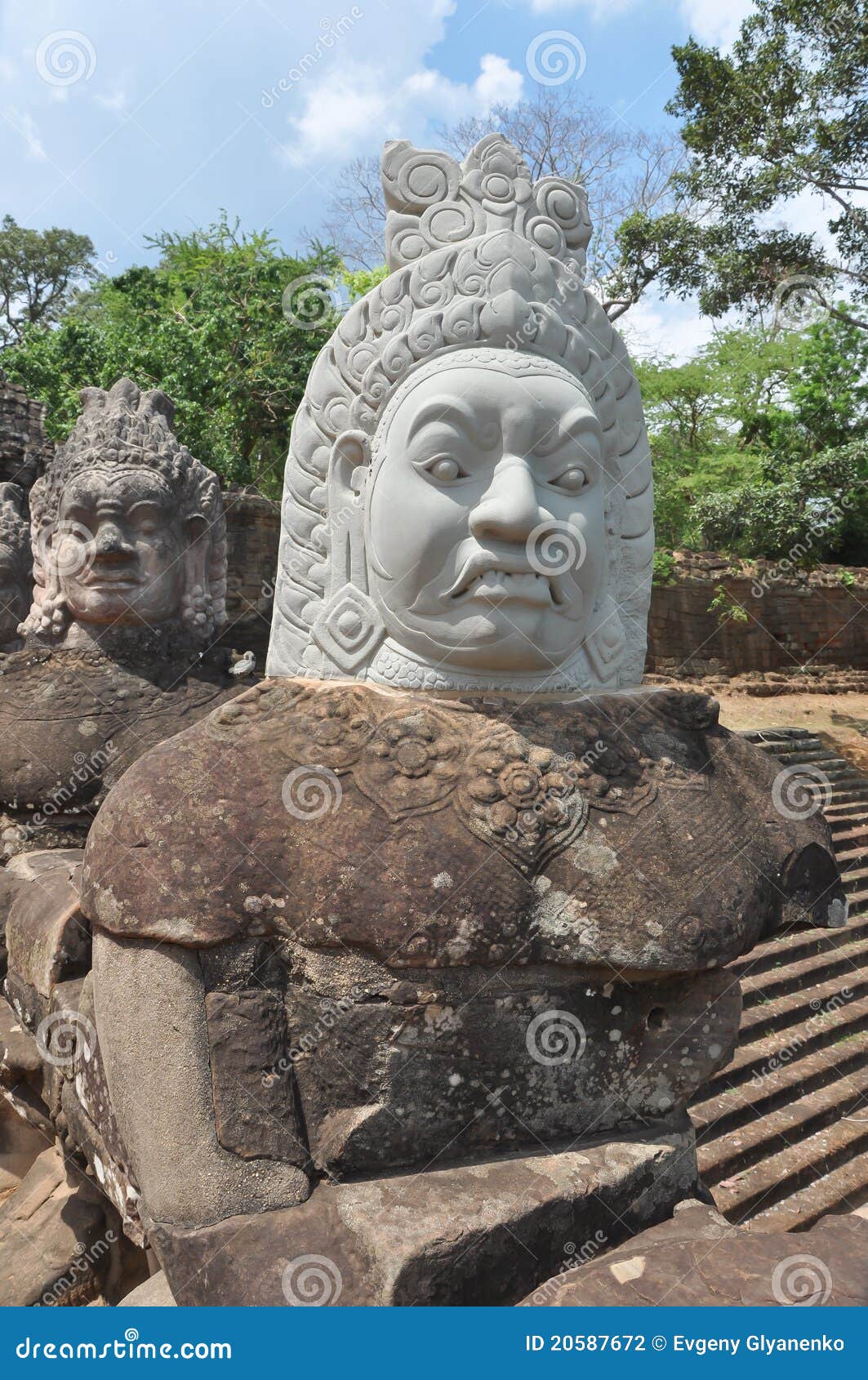 Khmer statue stock photo. Image of asia, teeth, eyes - 20587672
