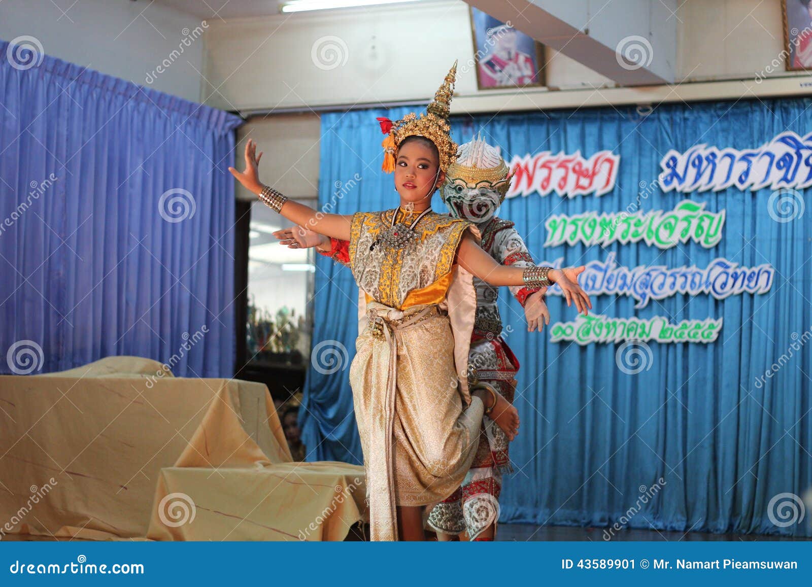 Culture Dance In Mini Malaysia And Asean Cultural Park Melaka Editorial ...