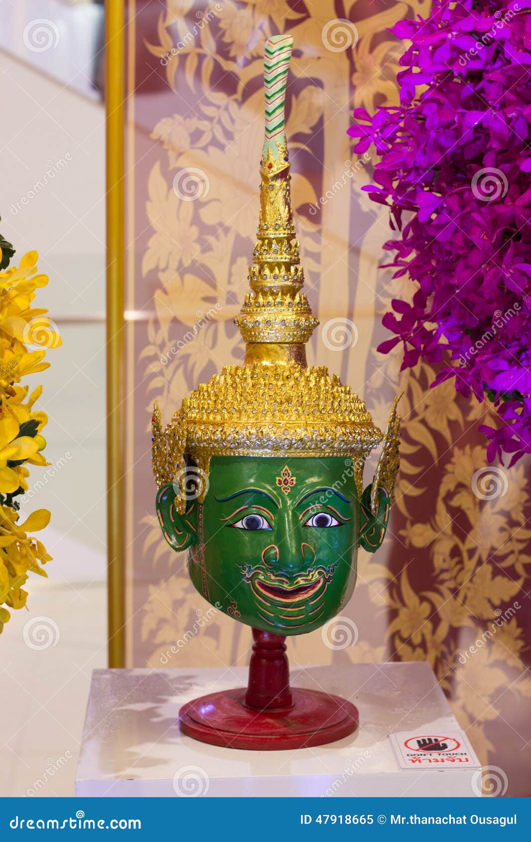 Khon mask stock image. Image of molding, haloween, building - 47918665