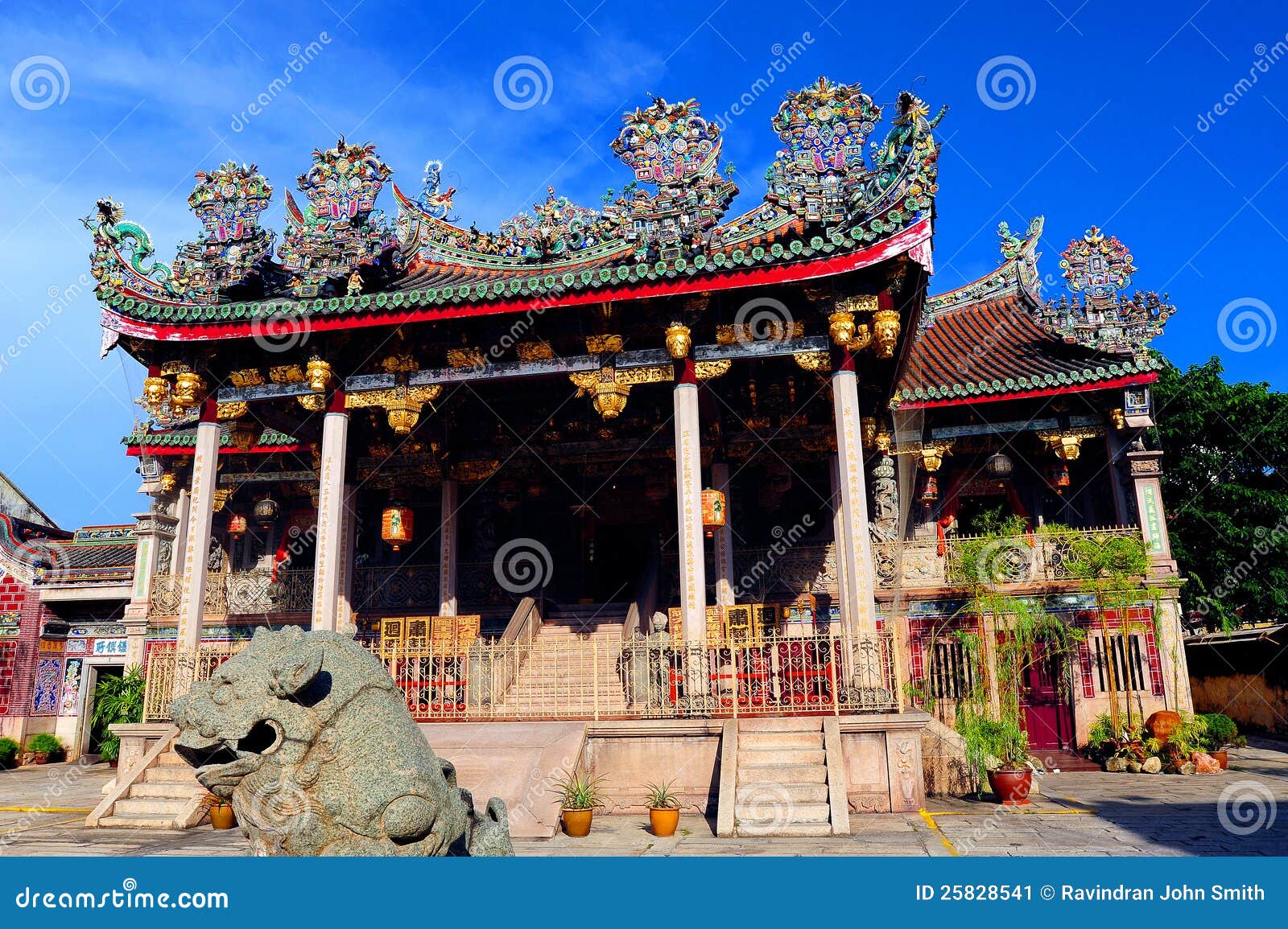 Khoo Kongsi Chinese Temple editorial photo. Image of clanhouse - 25828541