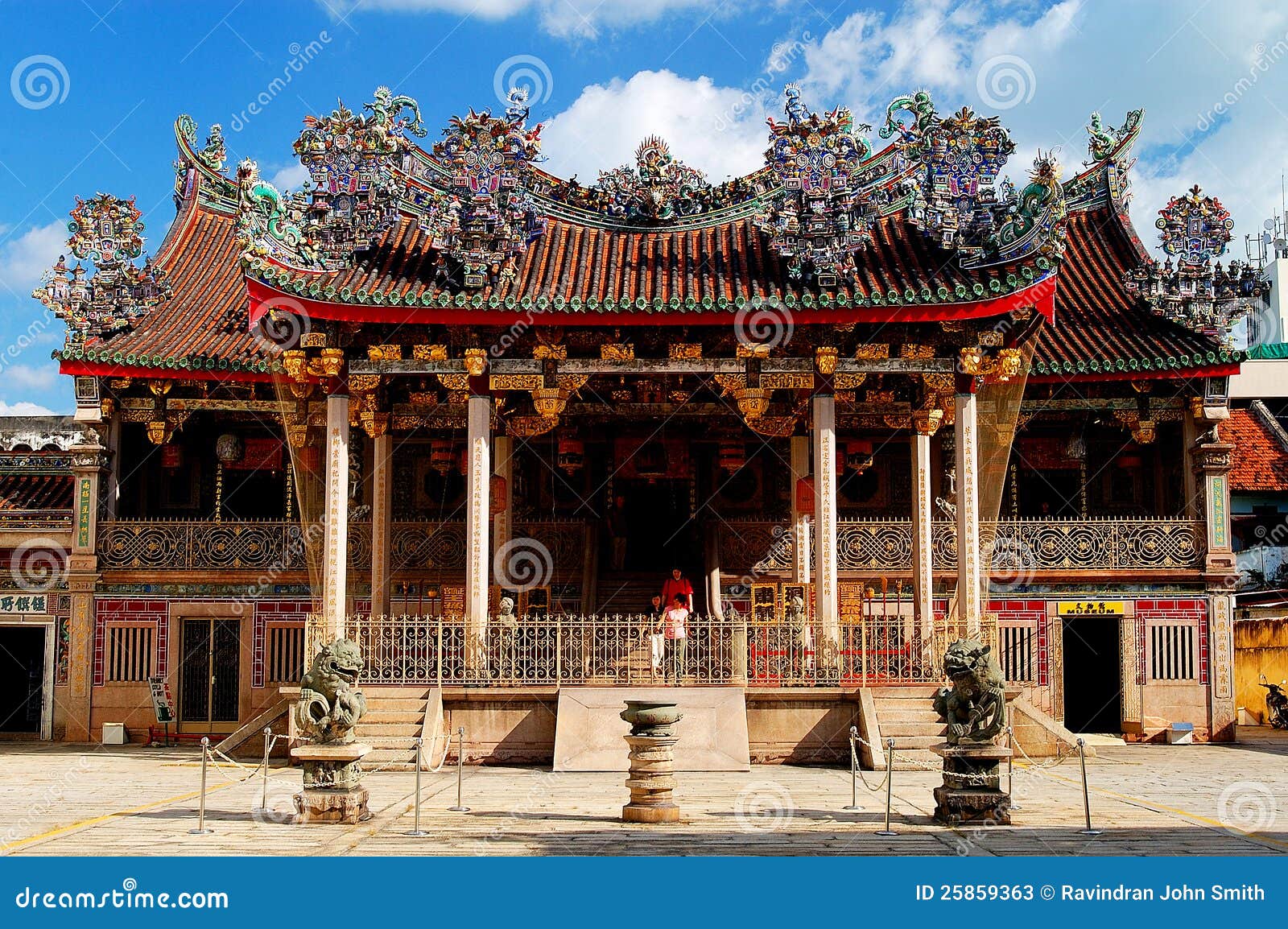 Khoo Kongsi Chinese Temple editorial stock photo. Image of worship ...