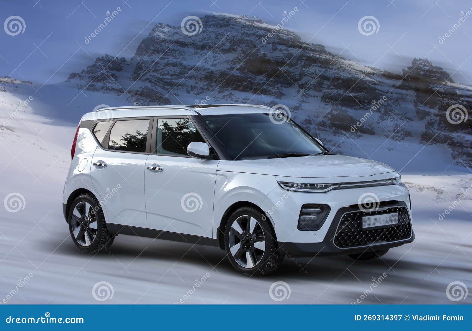 Kia white car. stock image. Image of sedan, movement - 269314397