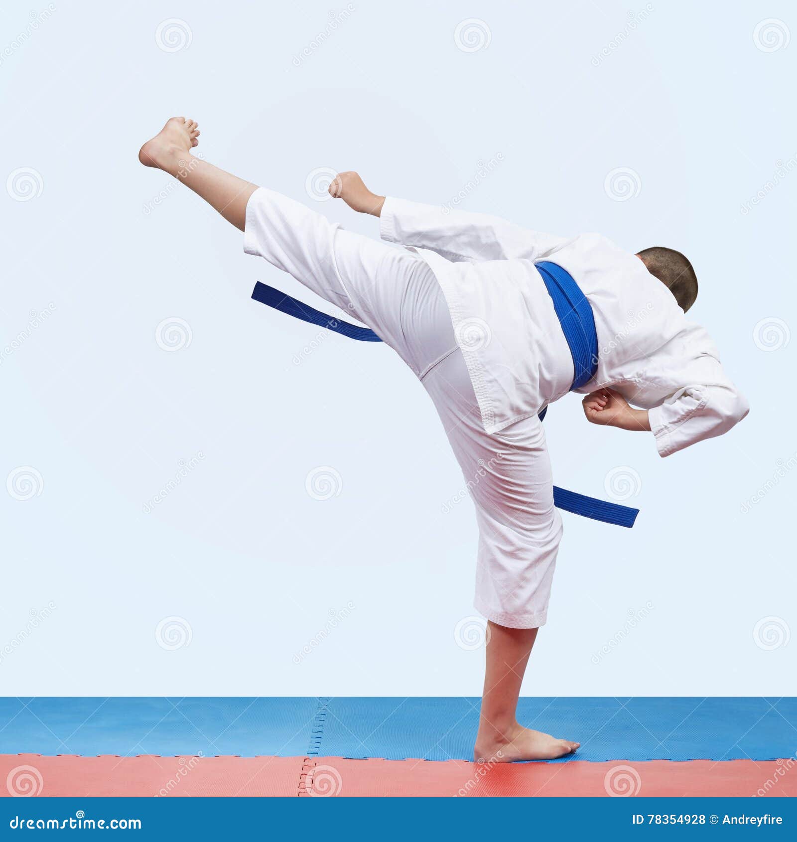 Kick Leg Athlete is Beats in Karategi Stock Photo - Image of karate ...