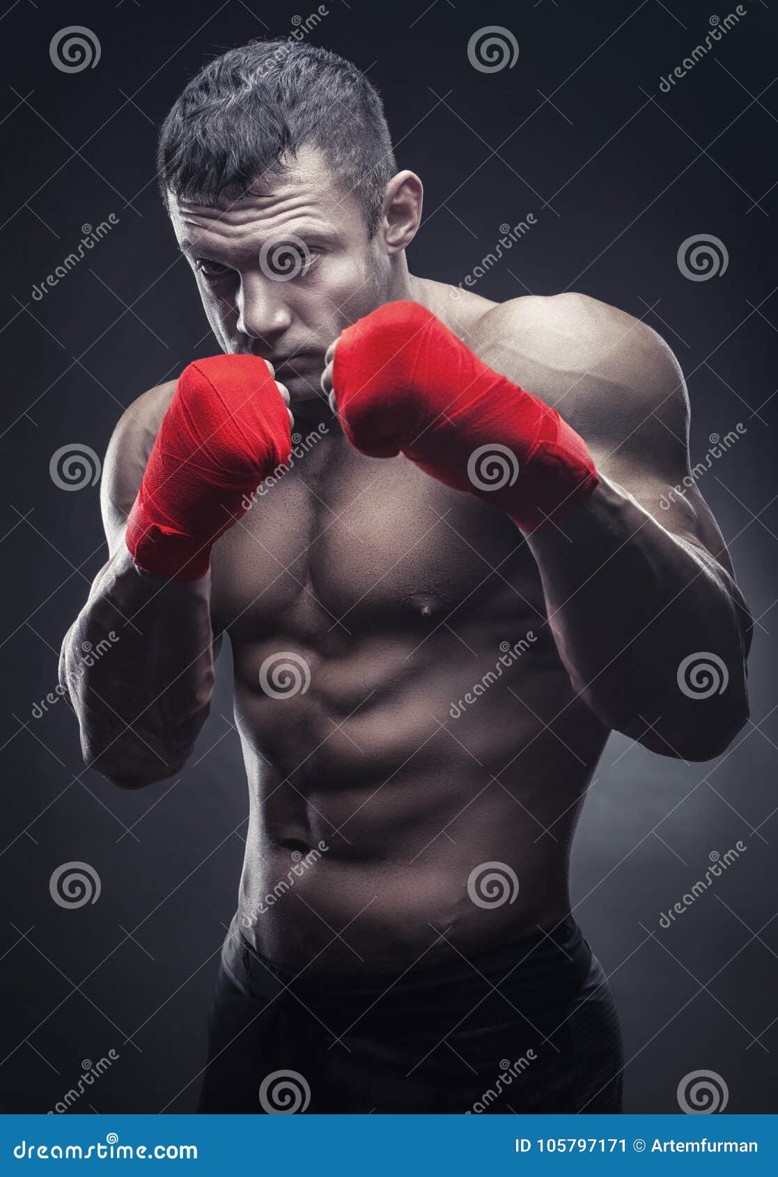 Kickboxing stockbild. Bild von karosserie, verband, bodybuilder - 105797171