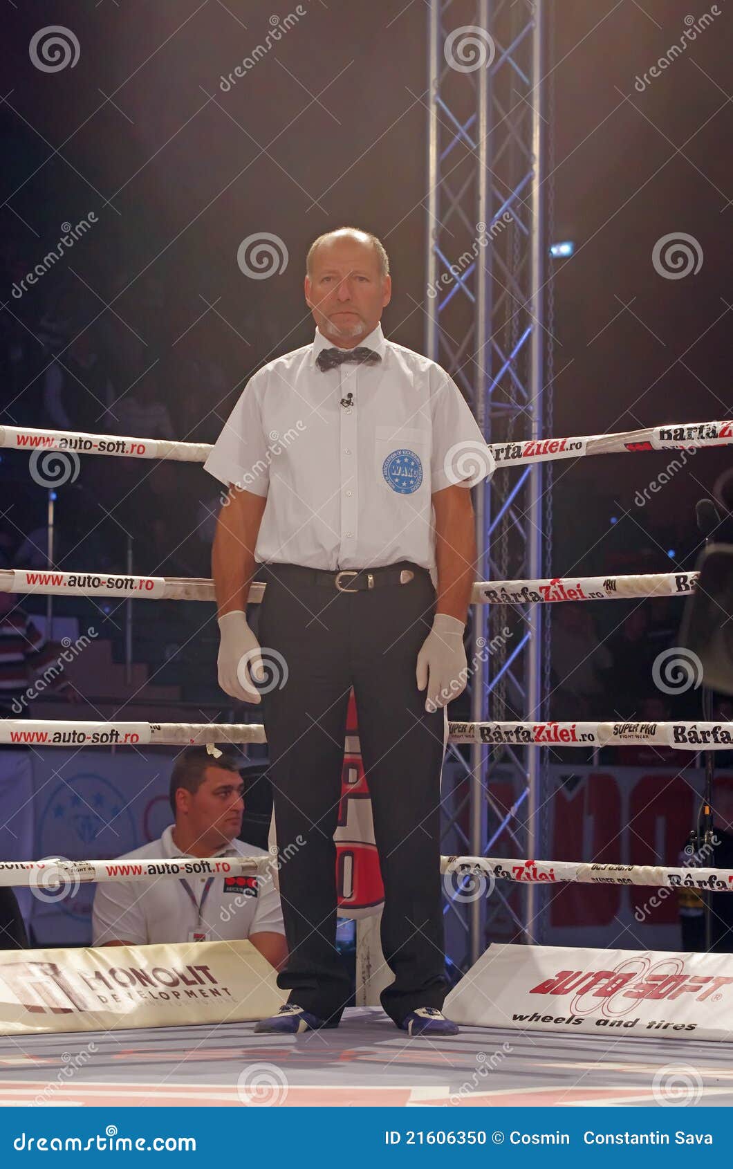 Kickboxing referee editorial image. Image of round, piatra - 21606350