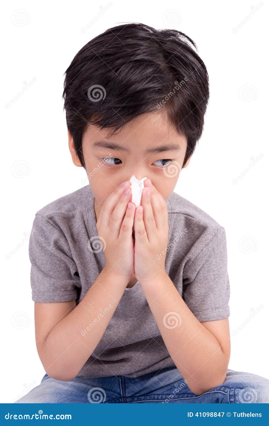 Kid Cleaning Nose with Tissue Stock Image - Image of nosy, allergic ...