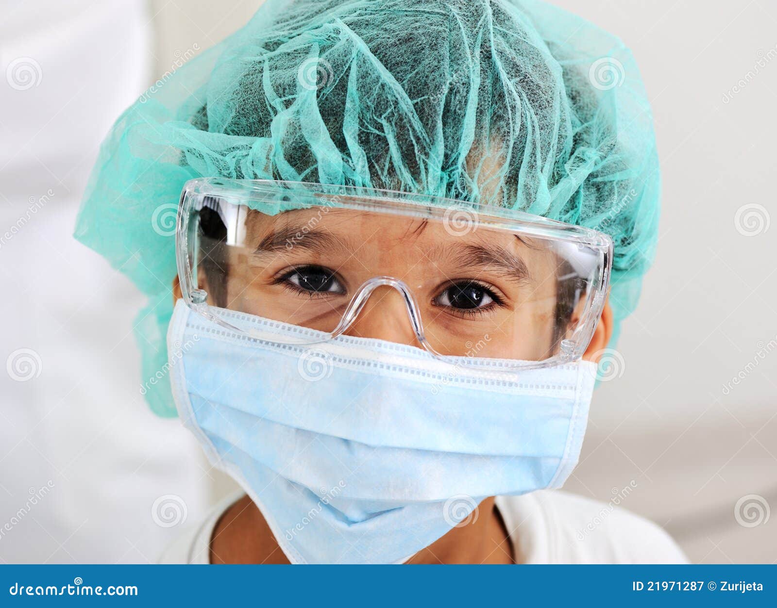 Kid doctor with mask stock image. Image of assistant - 21971287