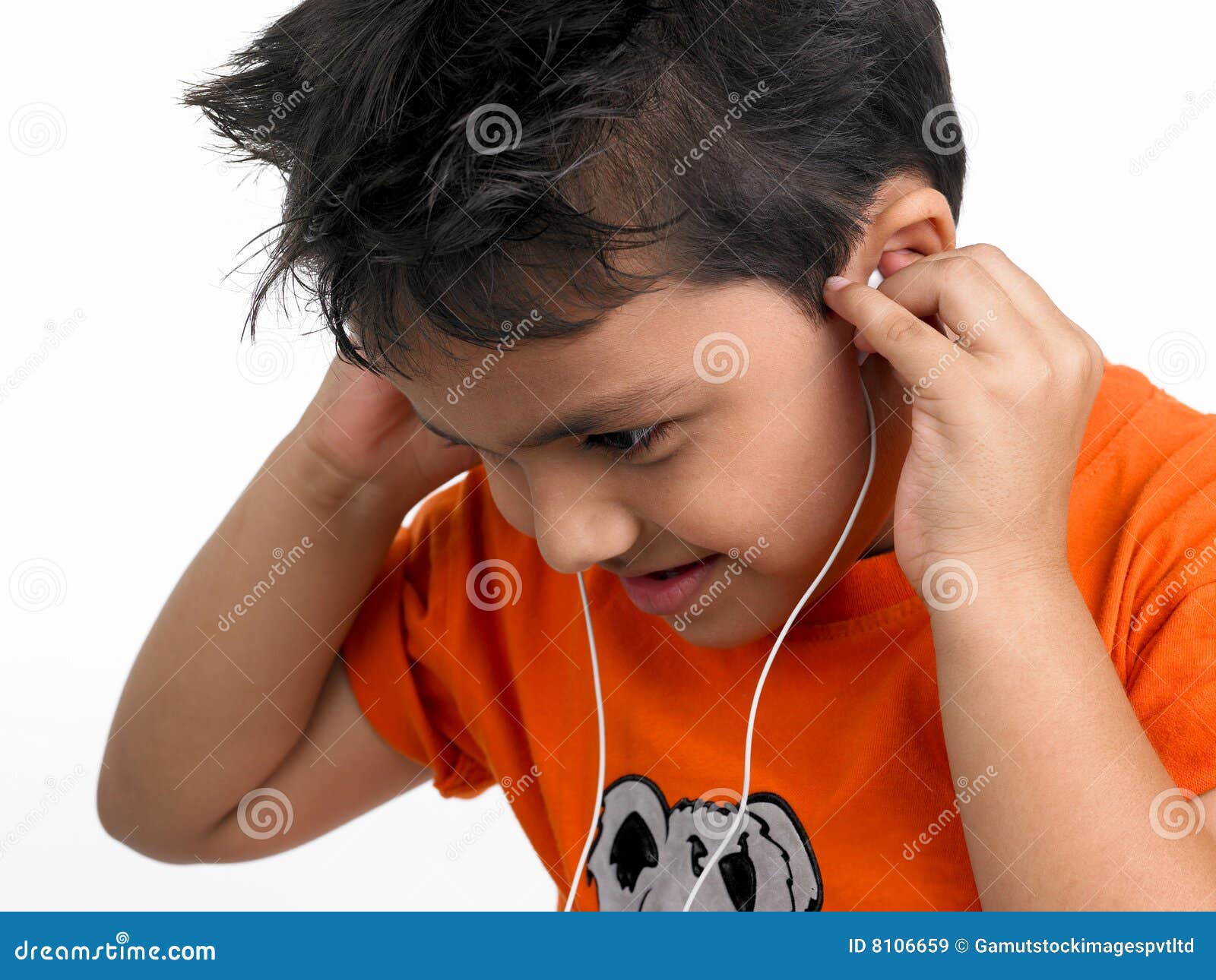 Kid listening to music stock image. Image of headphone - 8106659