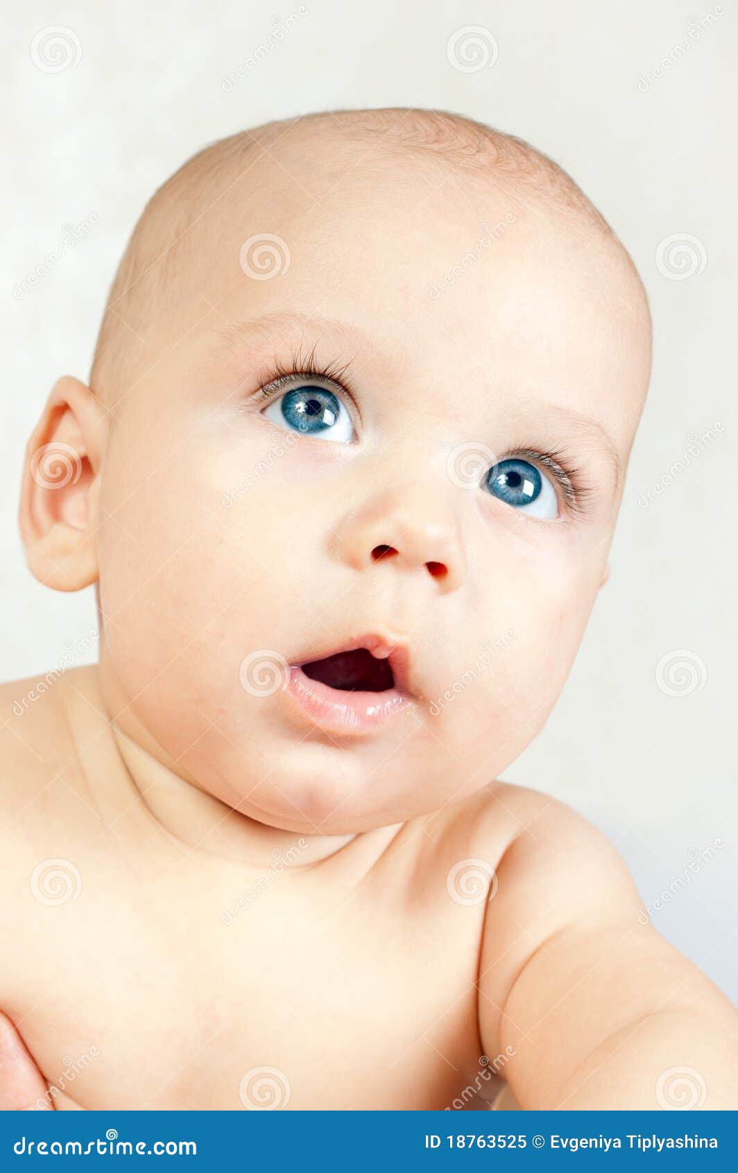 The Kid Looks Up in Surprise Stock Image - Image of wonder, baby: 18763525