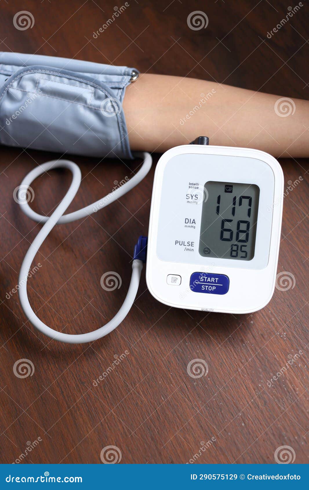 Kid normal blood pressure stock image. Image of blood - 290575129