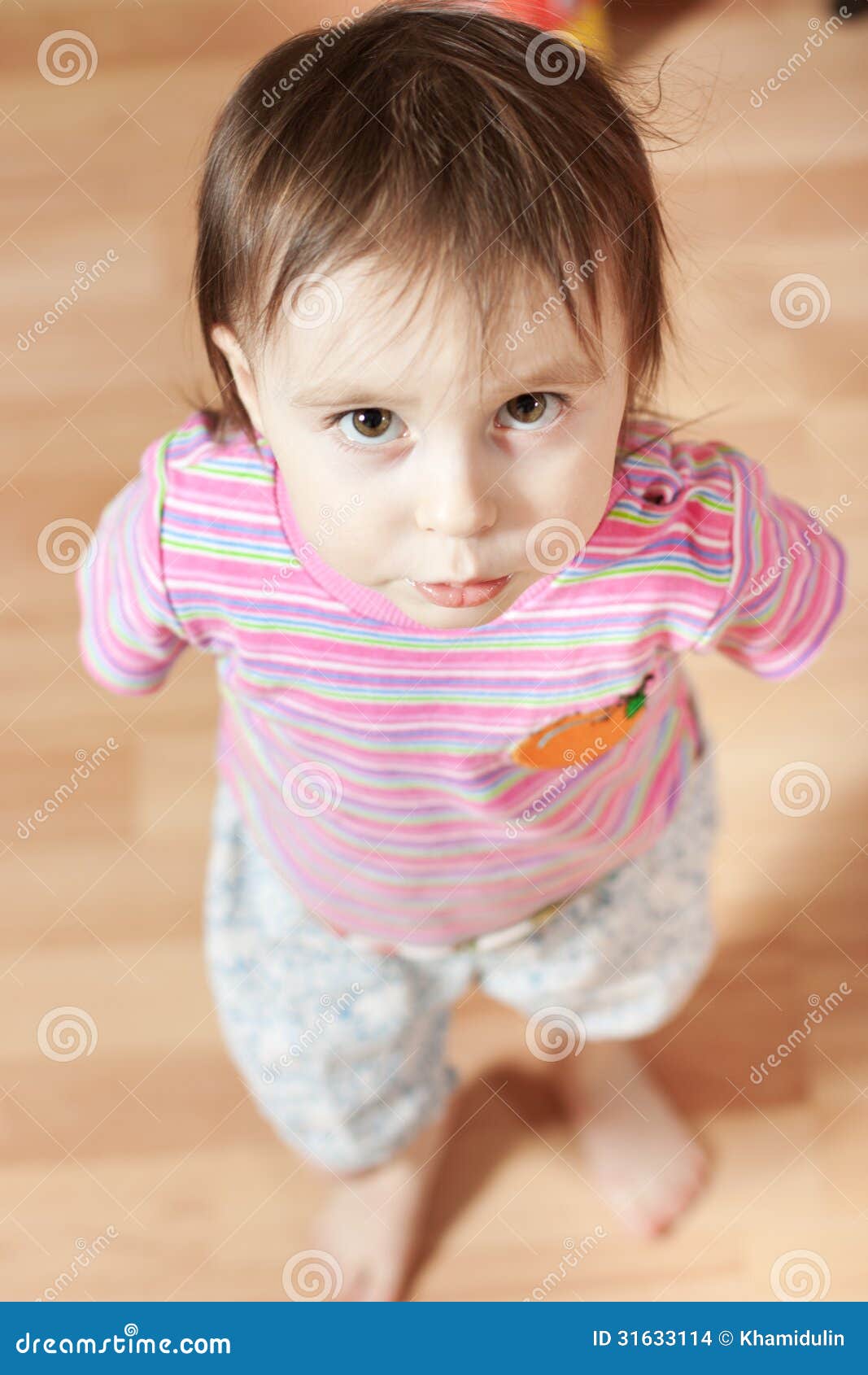 Kid standing stock photo. Image of hurt, girl, preschooler - 31633114
