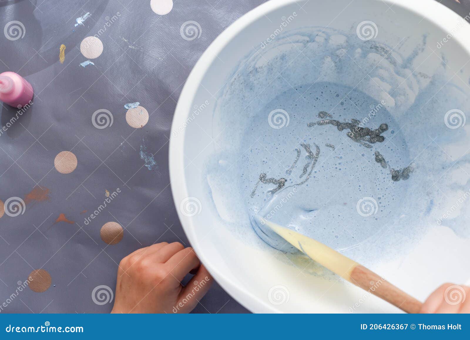 Kids Activity of Making Slime As a Science Experiment for Children To ...