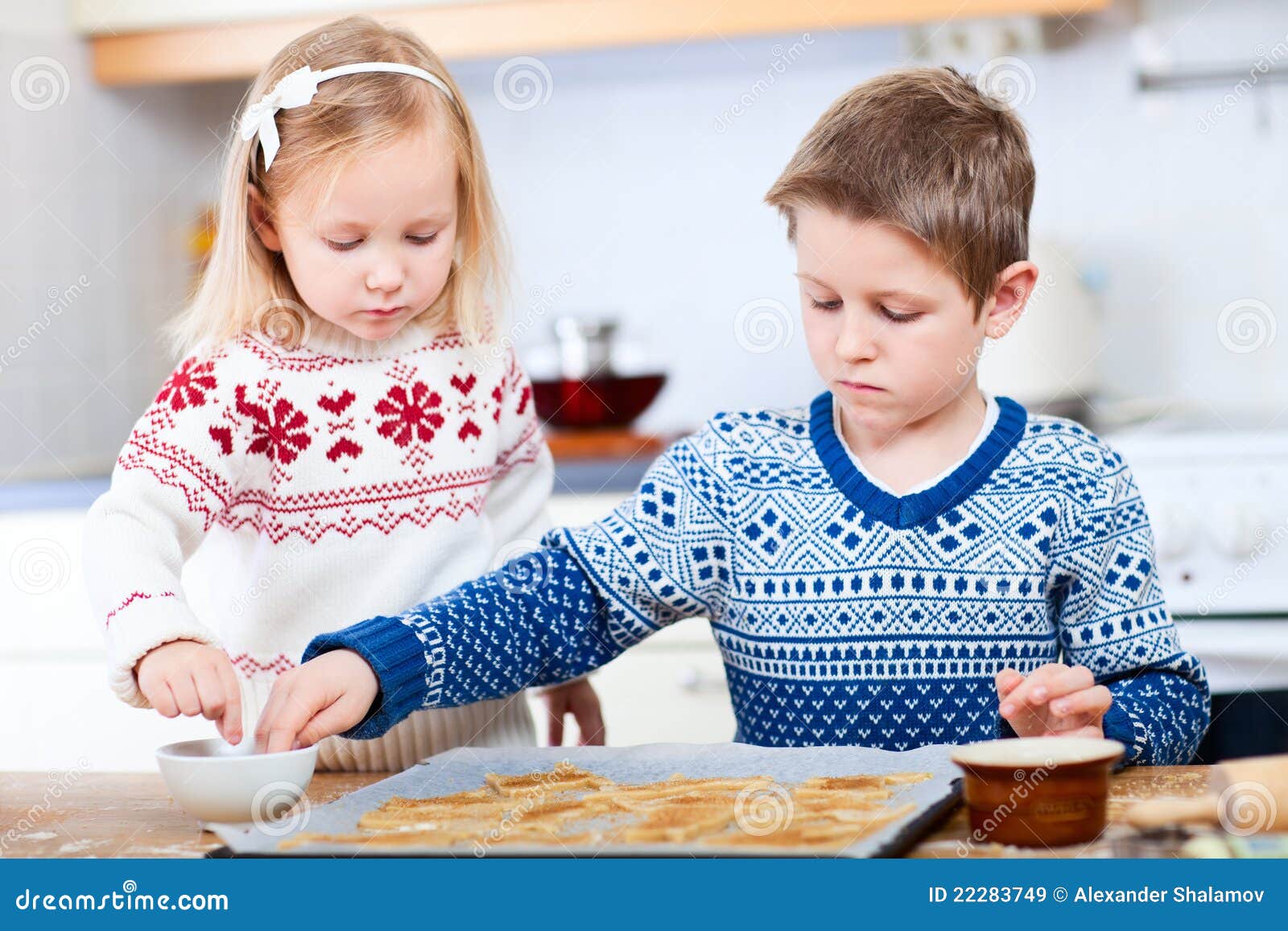 Kids Baking Cookies Royalty Free Stock Images - Image: 22283749