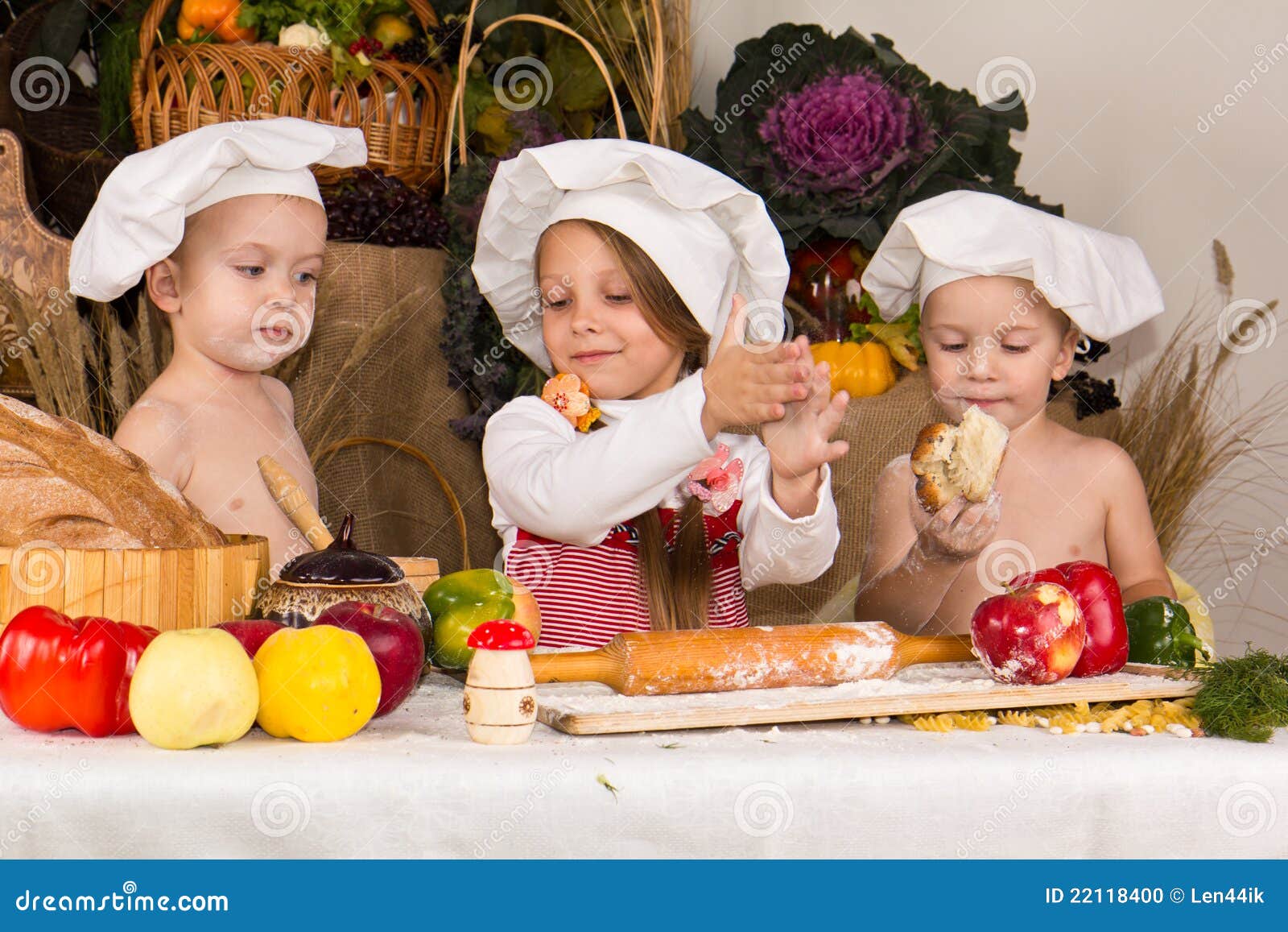 Kids Dressed As Chefs Cooking Stock Photo - Image of chef, apple: 22118400