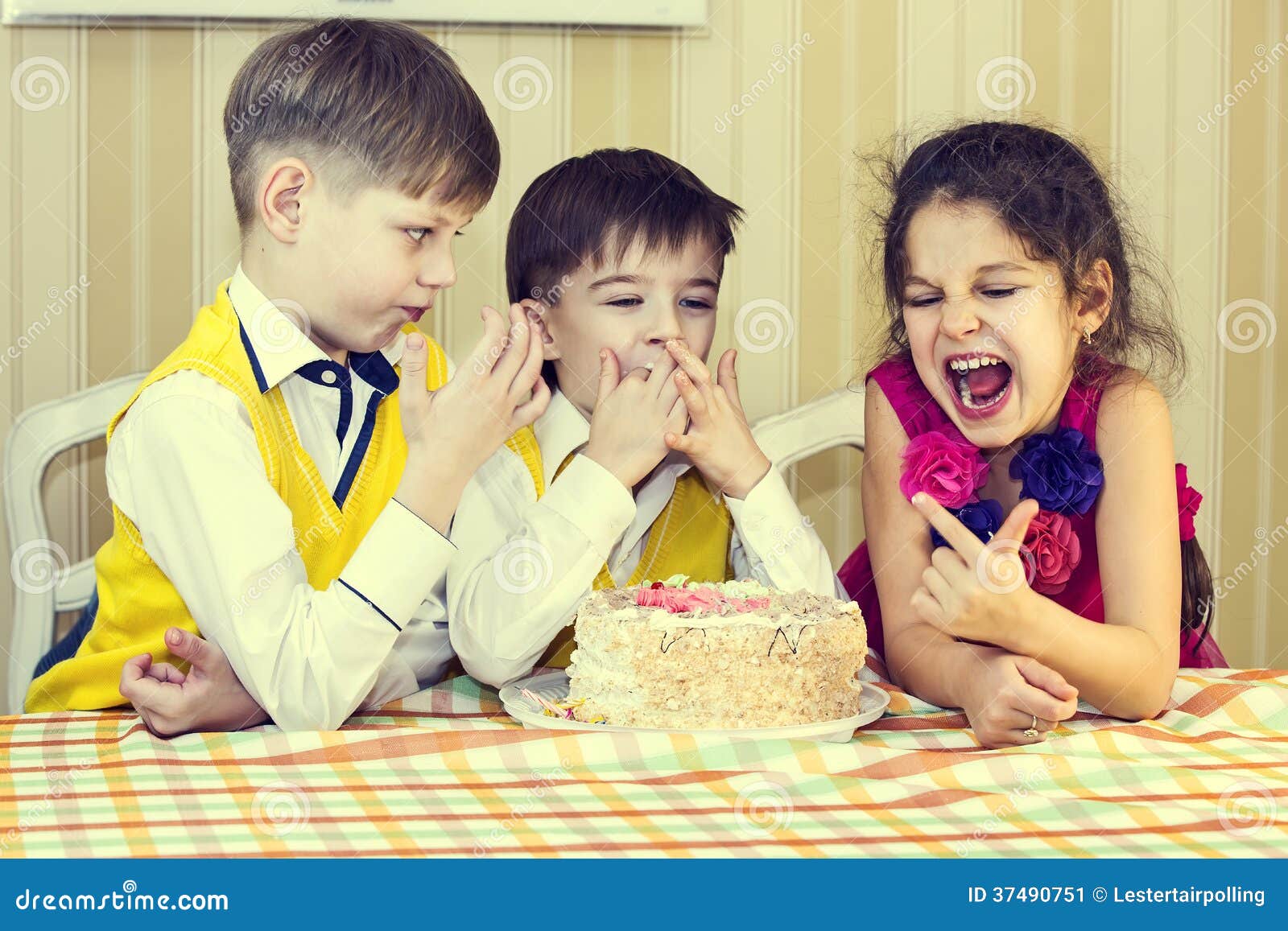 Kids eat cake stock image. Image of playing, laugh, holiday - 37490751