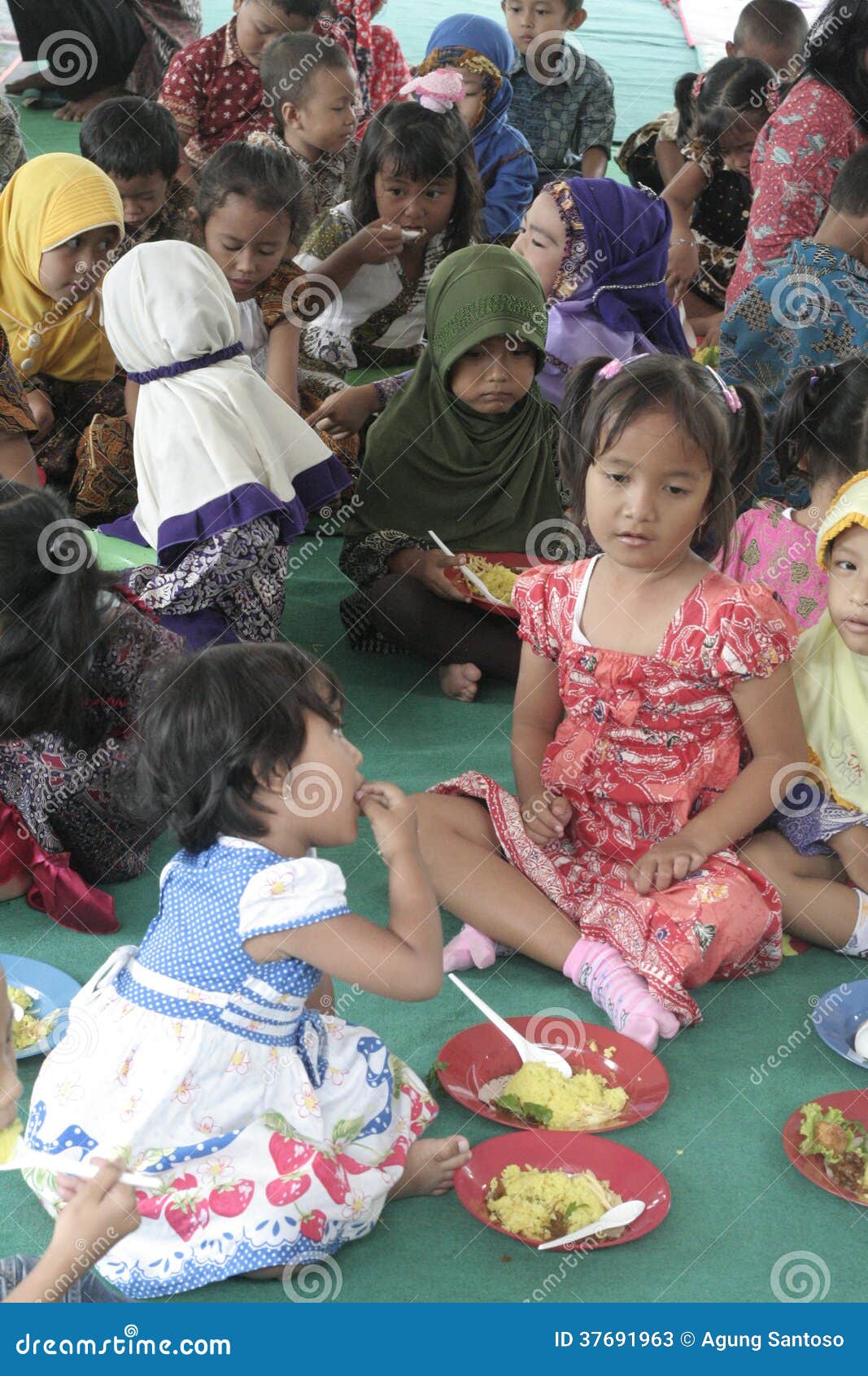 KIDS EAT RICE CELEBRATION DAY PRESS Editorial Stock Photo - Image of ...