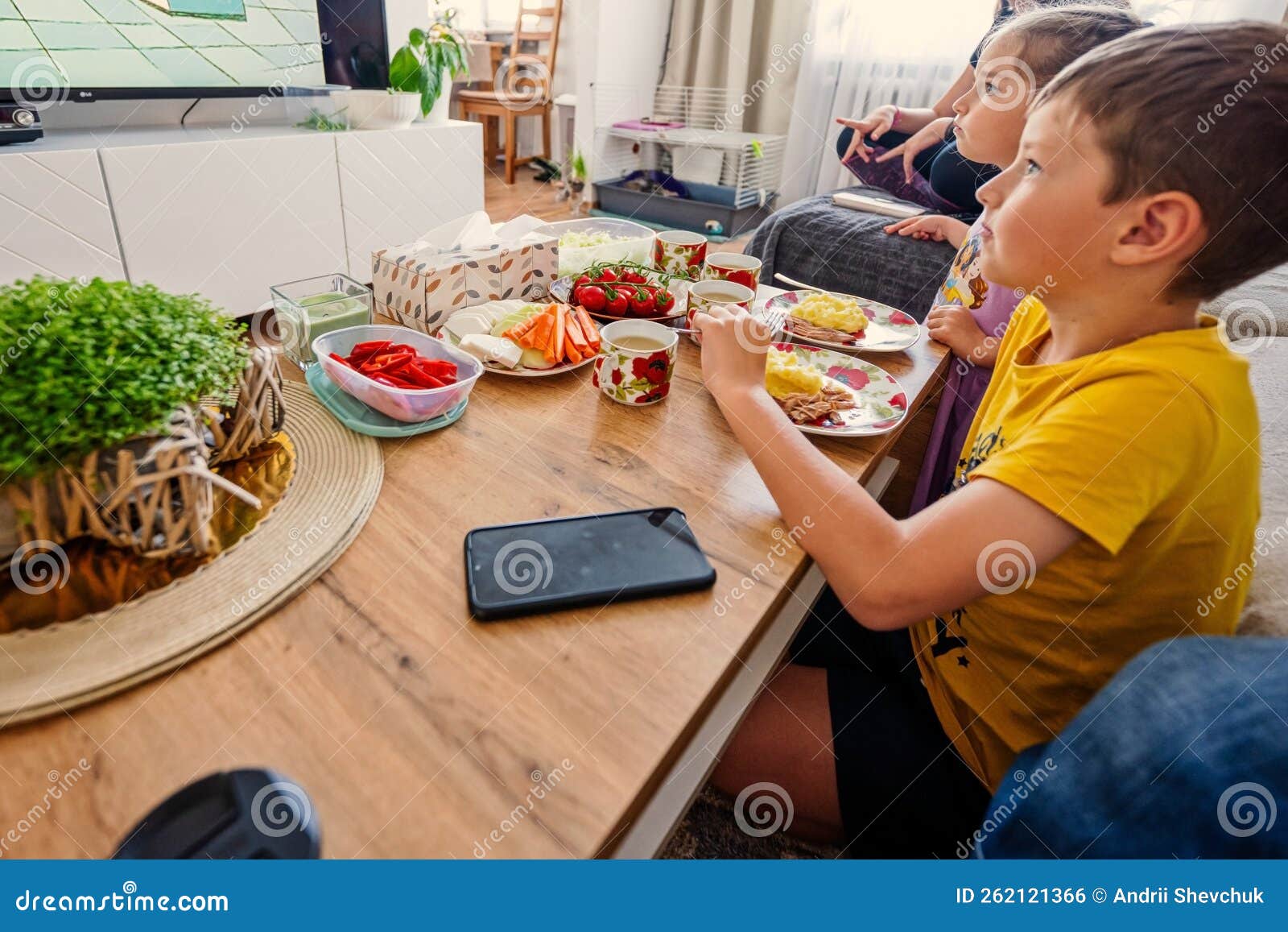 Kids Eating at Home and Watching Tv Stock Photo - Image of family, life ...