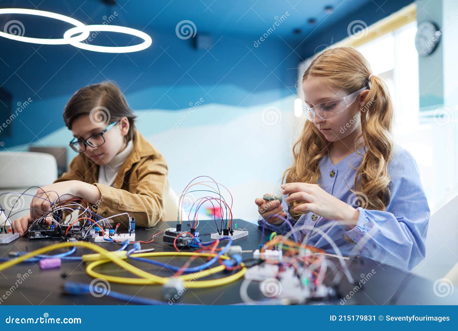 Kids Experimenting in Engineering Class at School Stock Image - Image ...